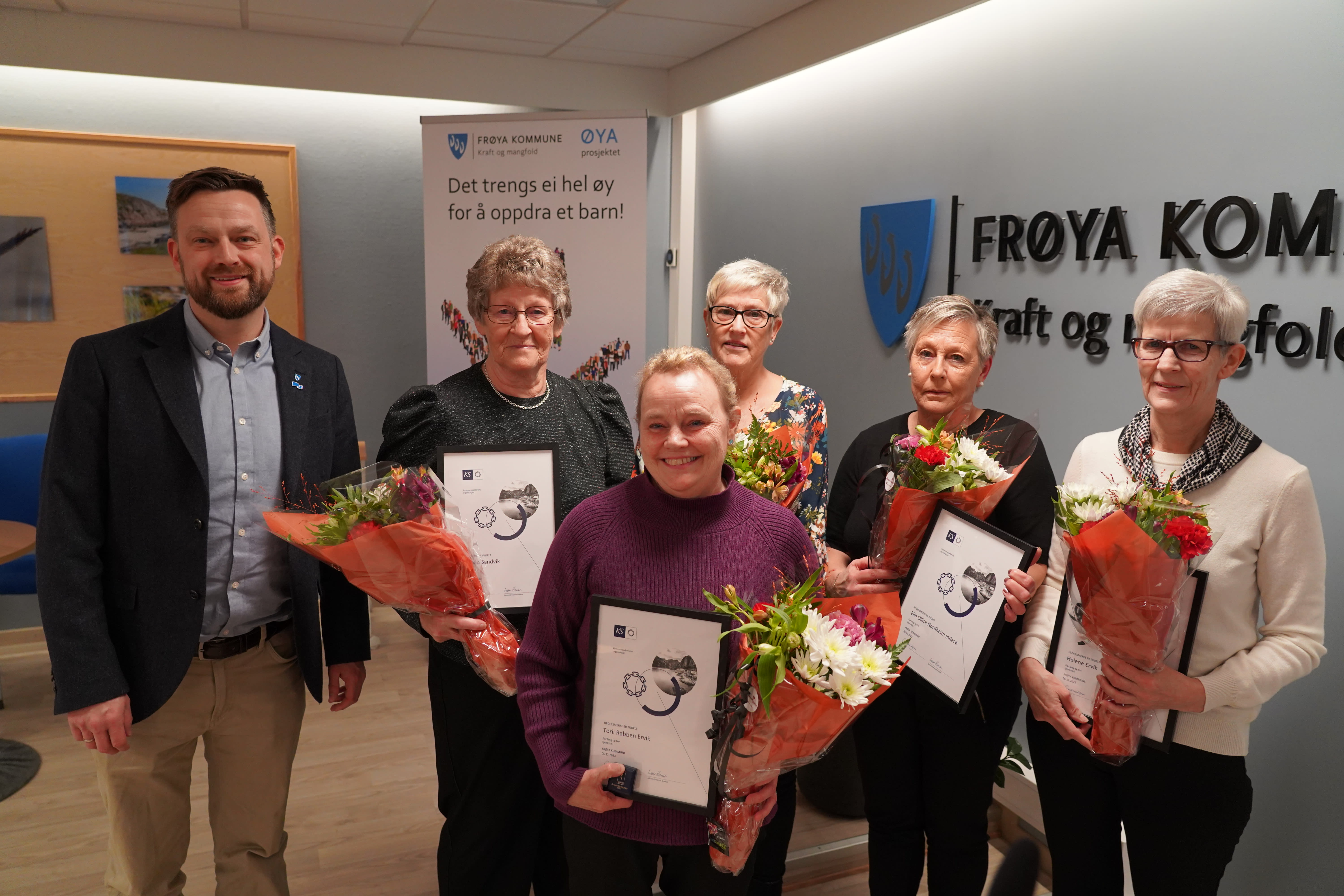 Ble hedret for lang og tro tjeneste: – Kollegaene du har rundt deg har ...