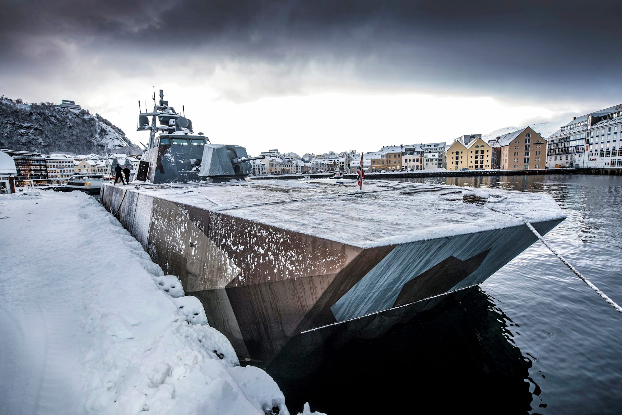 Tre russiske krigs­skip seilte forbi Nordvest­landet – norsk marine ...