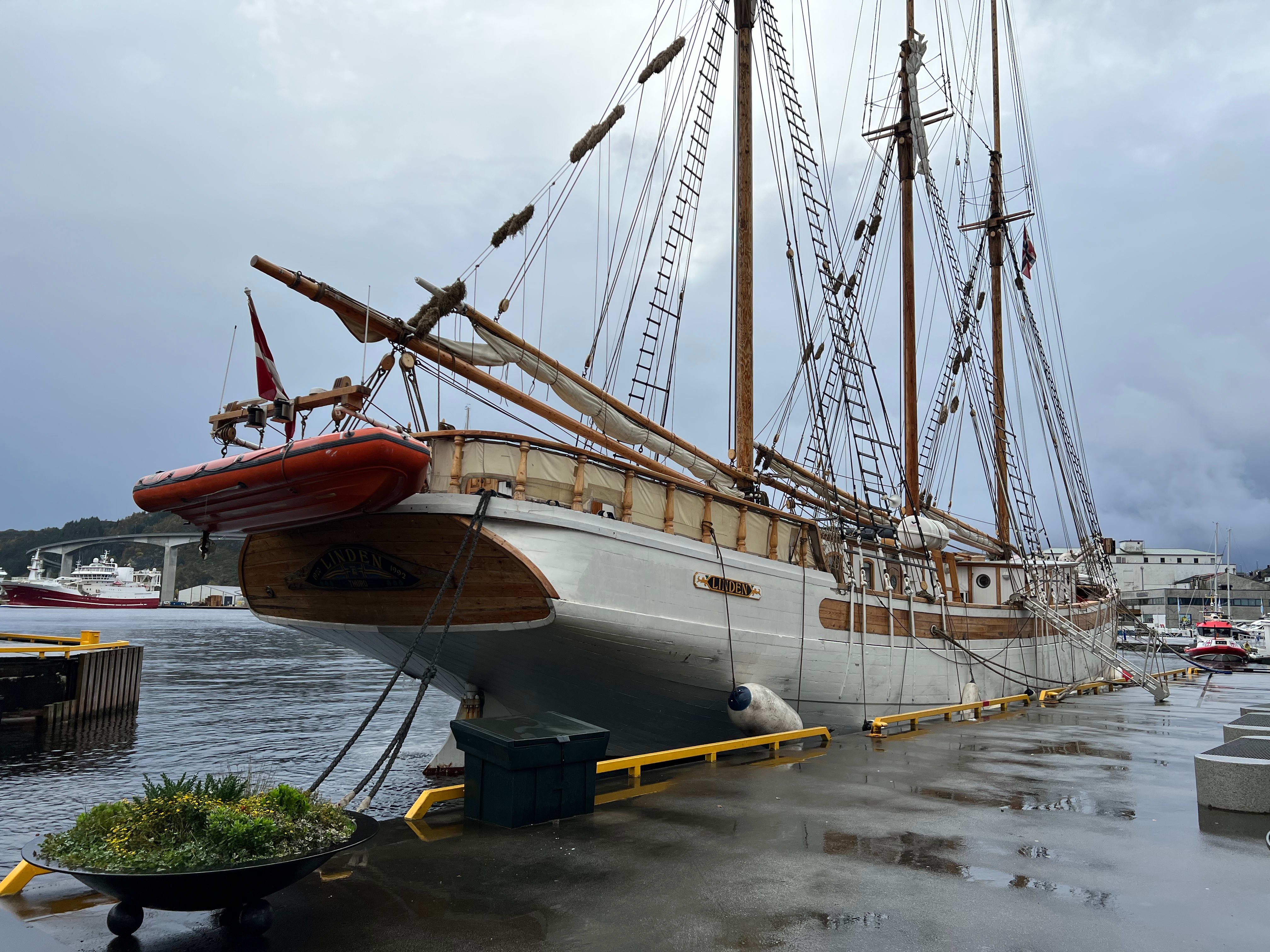 Har du sett den flotte seilskuta? Bli med om bord! - smp.no