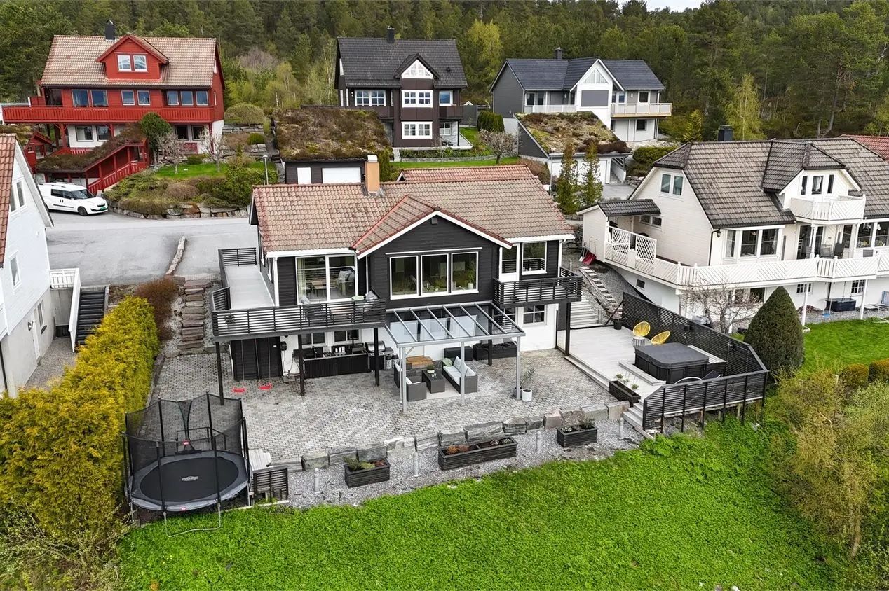 Landslagsspilleren har kjøpt hus i Molde - smp.no
