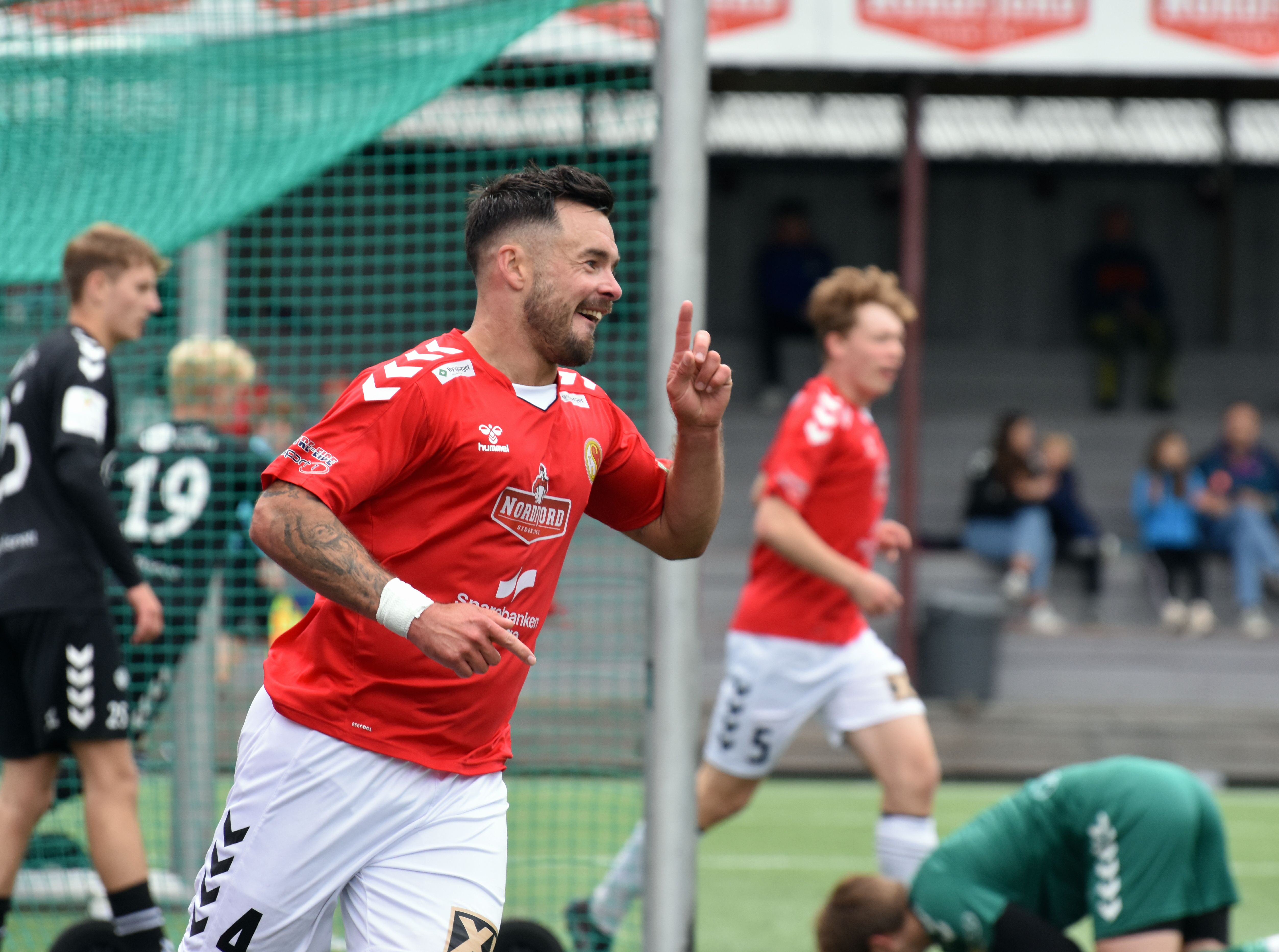 Seks baklengs: – Vi blir hardt straffa - fjordingen.no