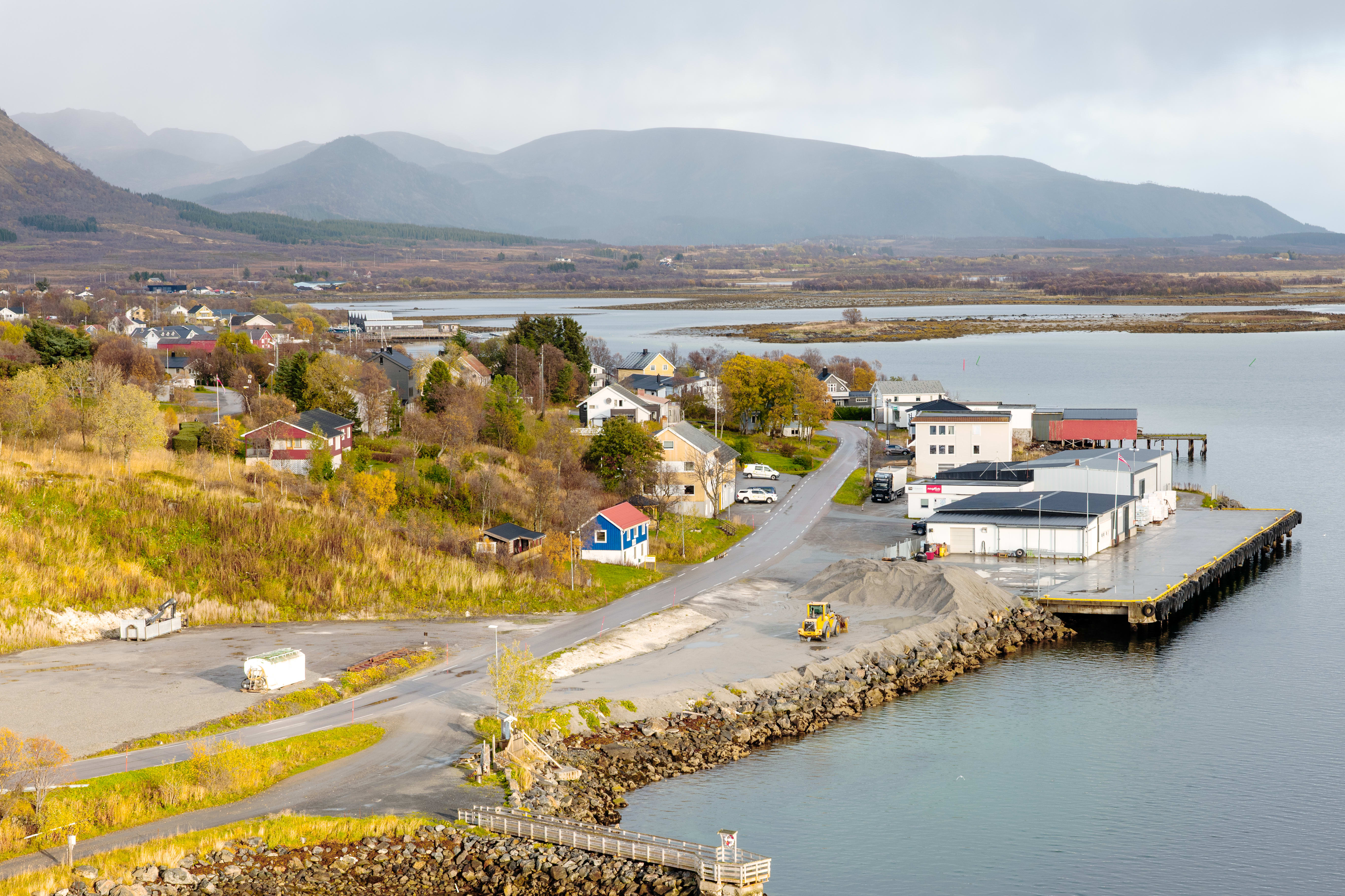 Må stenge vann og vei igjen: – Skal prøve å stenge vannet bare på ...