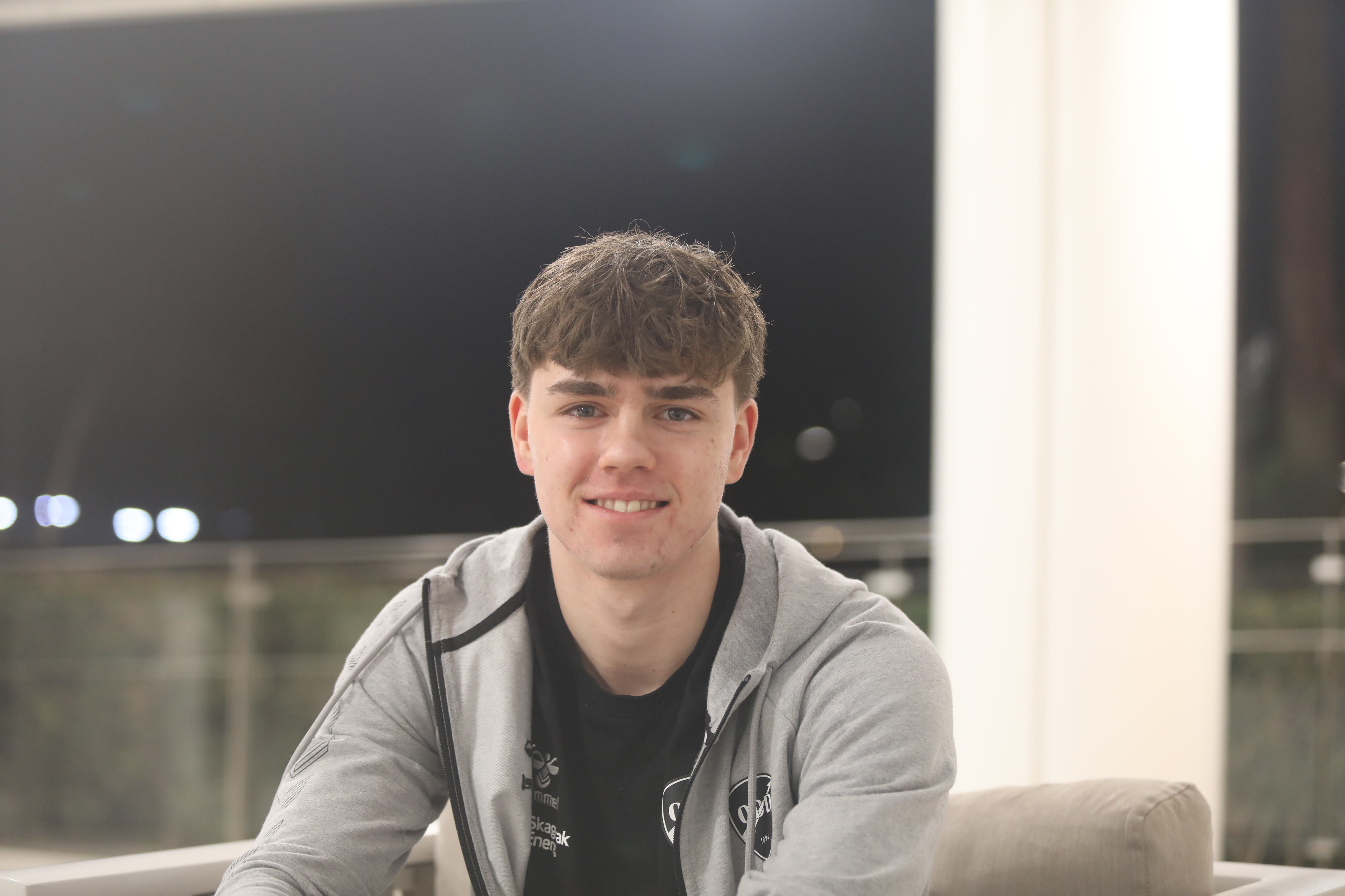 Samuel (20) skal studere i ti år: – Det får tankene bort fra andre ting ...