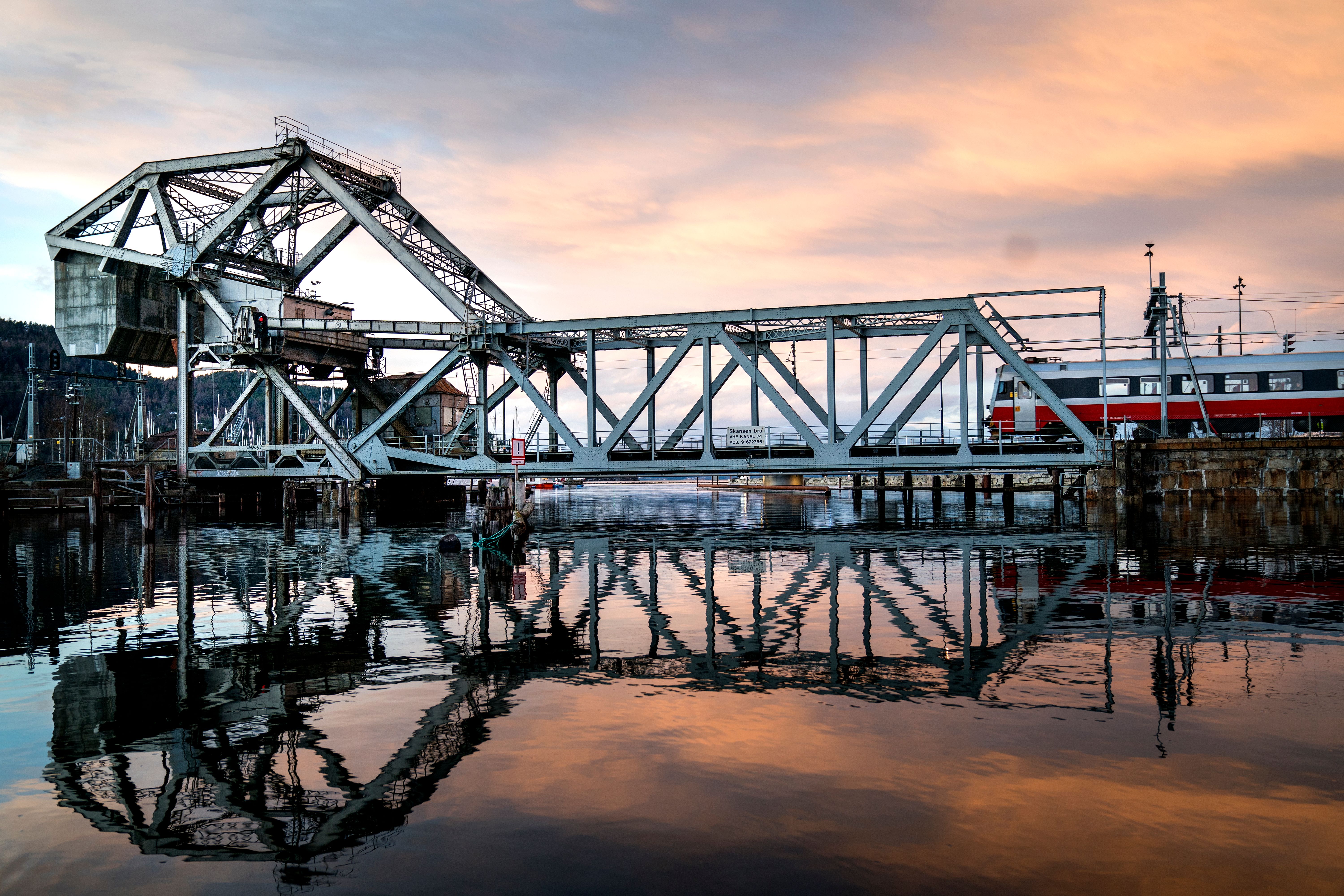 Skansen bru åpner for båttrafikk - adressa.no