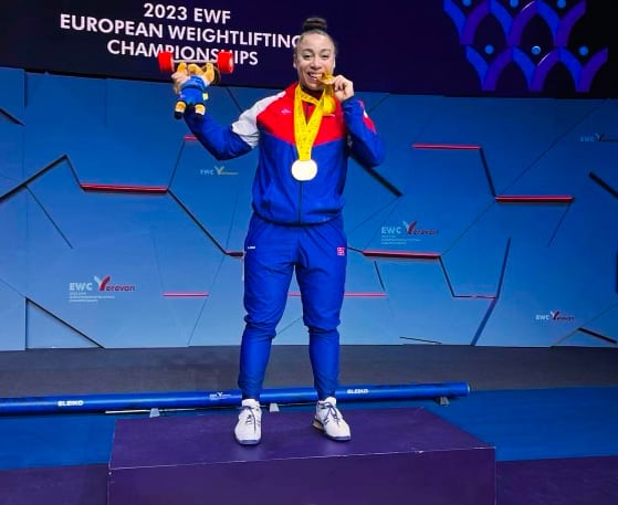 Koanda tok tre EM-gull i vektløfting: – Dette er verdensklasse - gat.no