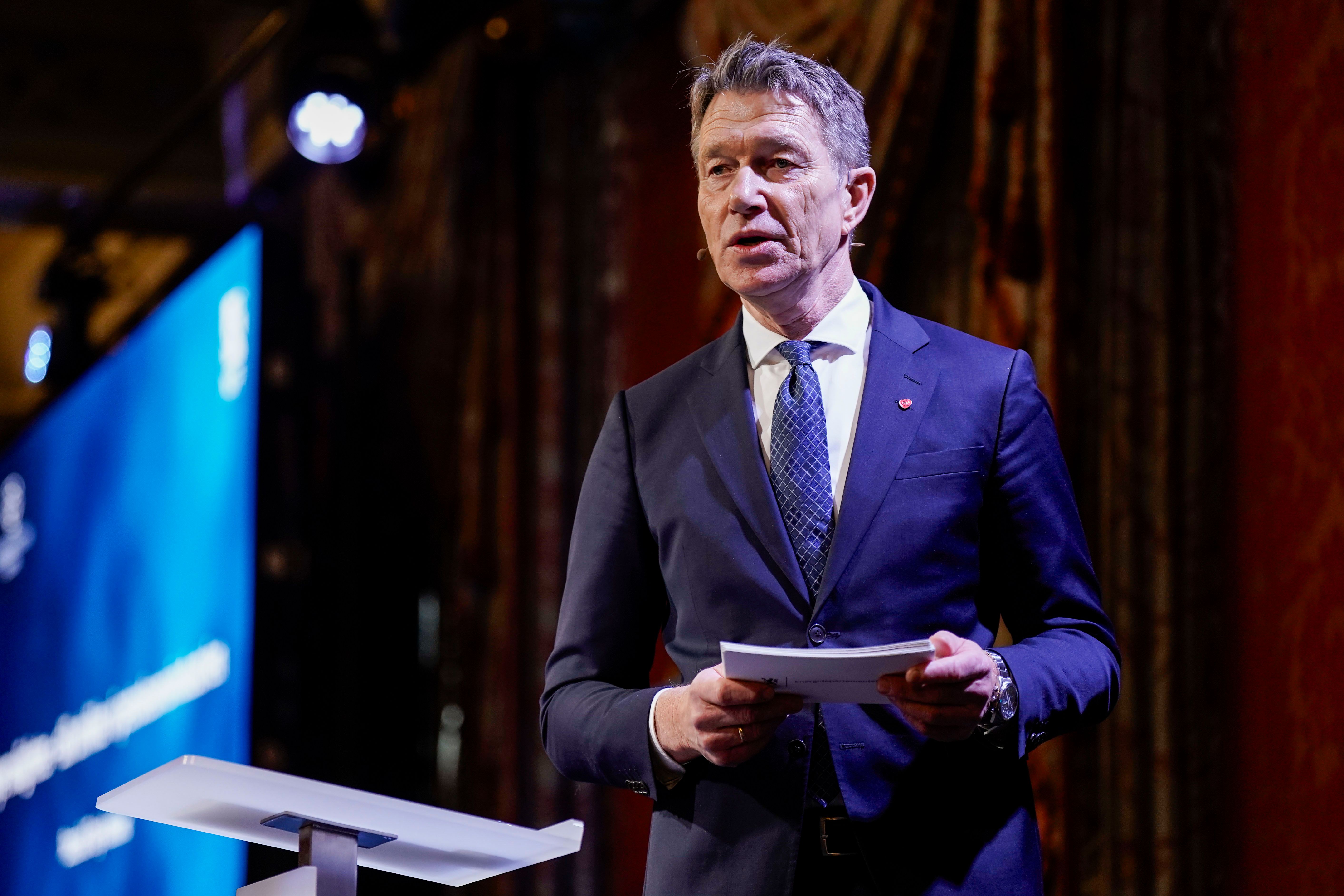 Staten punger ut 18 milliarder for gassrør, kjøper Polarled - banett.no