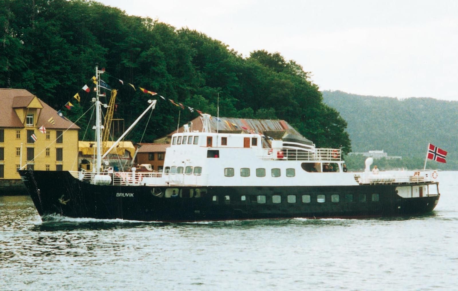 MS "Bruvik" inn i rute til våren - strilen.no