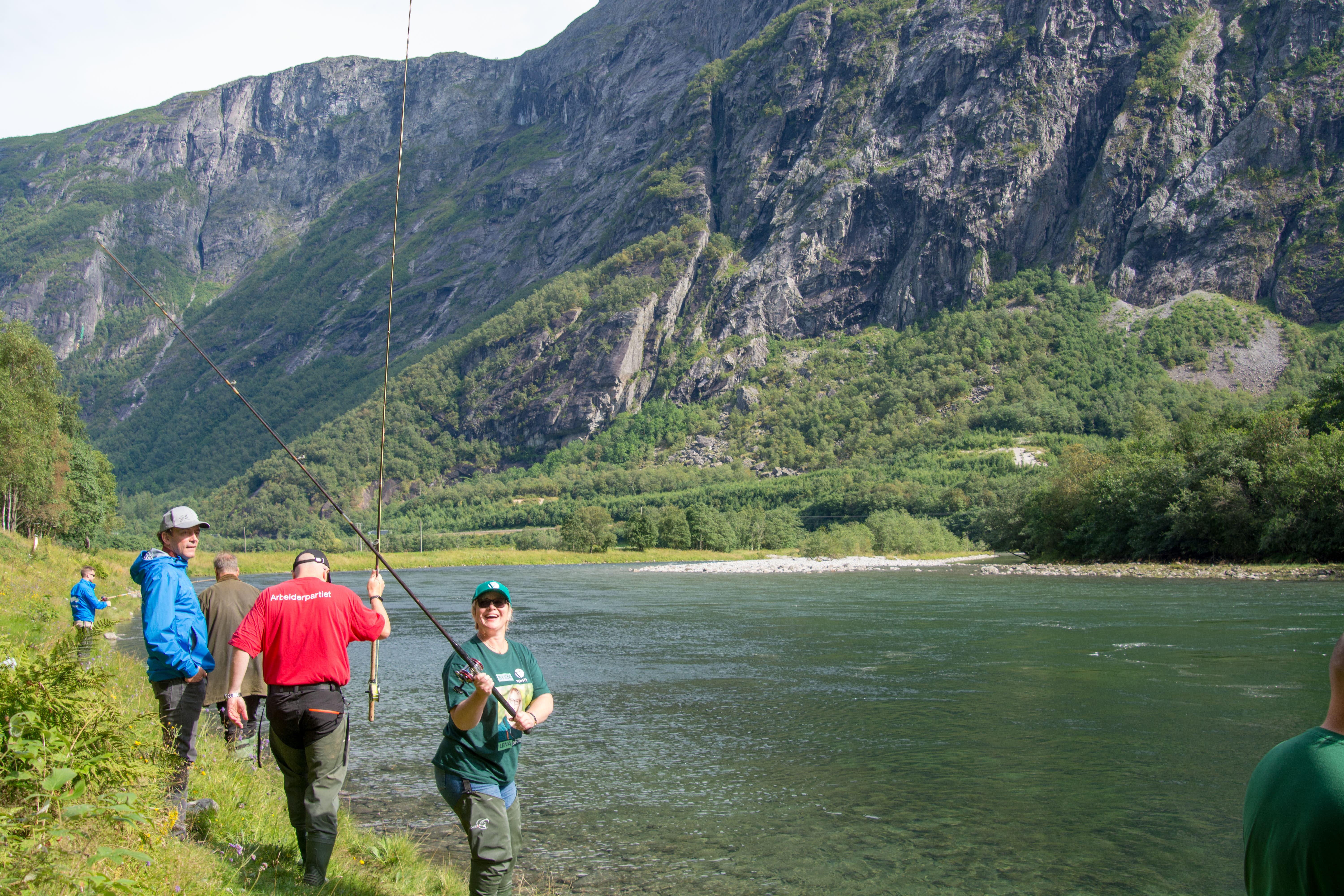 Politisk laksefiskeduell i Rauma elv - andalsnes-avis.no