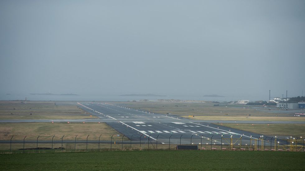 Passasjerfly nødlandet på Sola flyplass – utagerende mann pågrepet ...