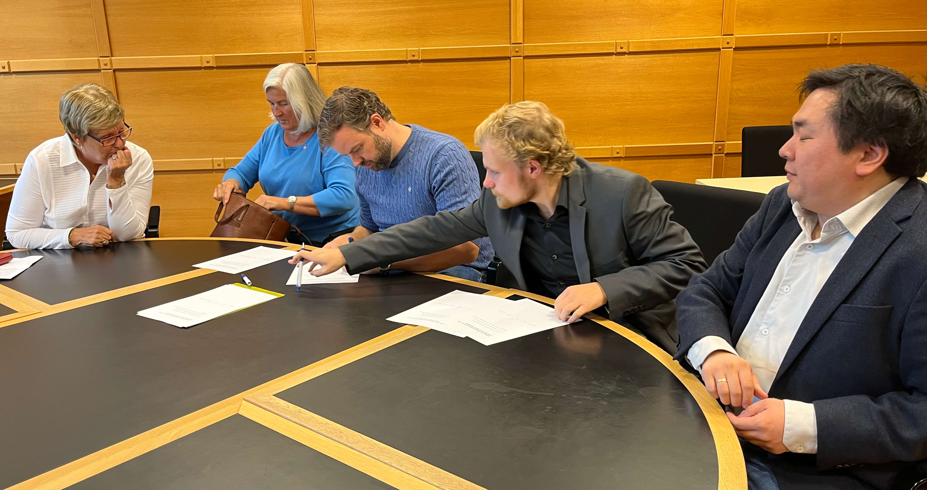 Velgerne fortjener å få vite hvilken politikk vi får de neste fire ...