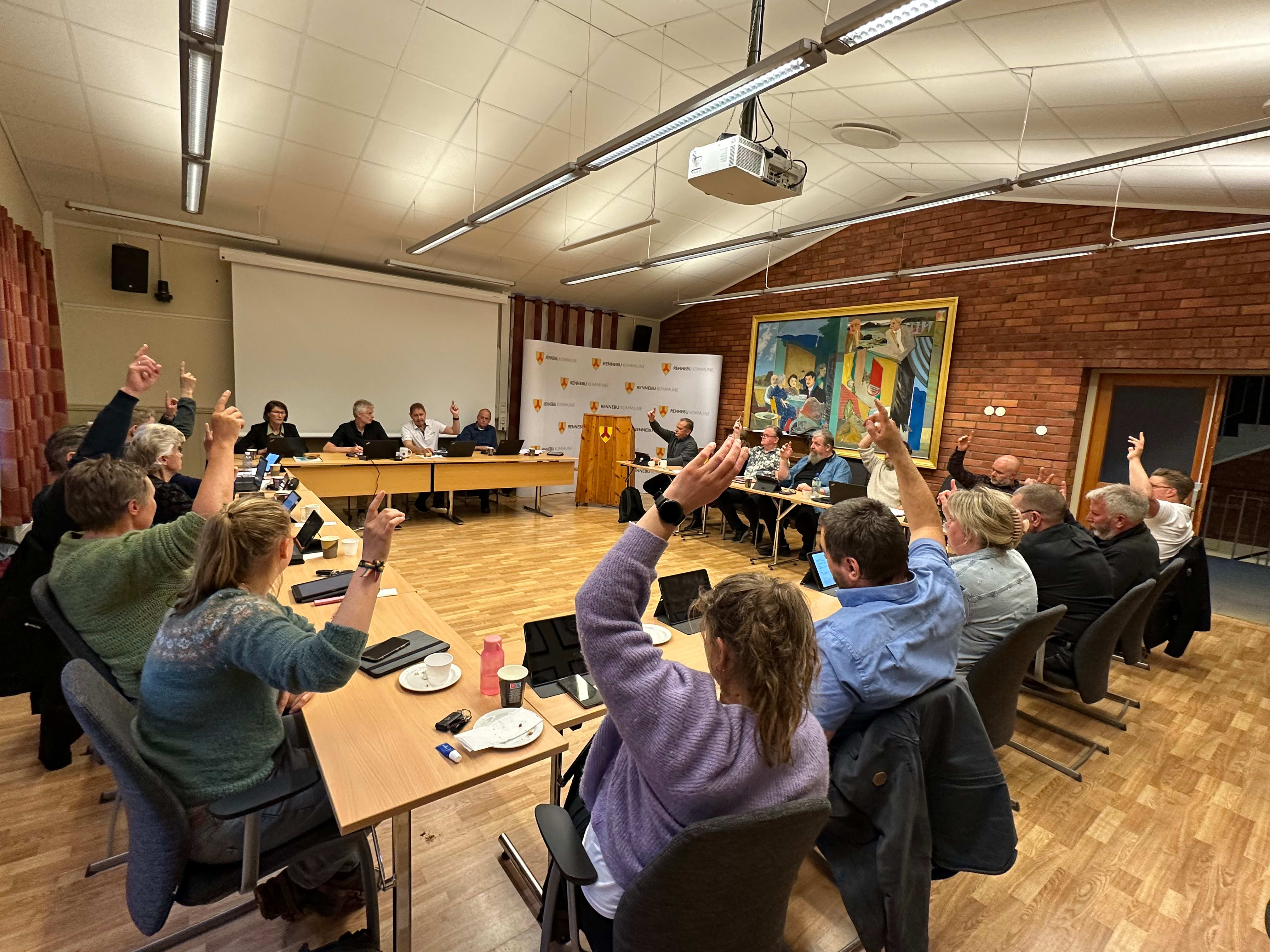 Lar Pride-flagget henge døgnet rundt - mot én stemme