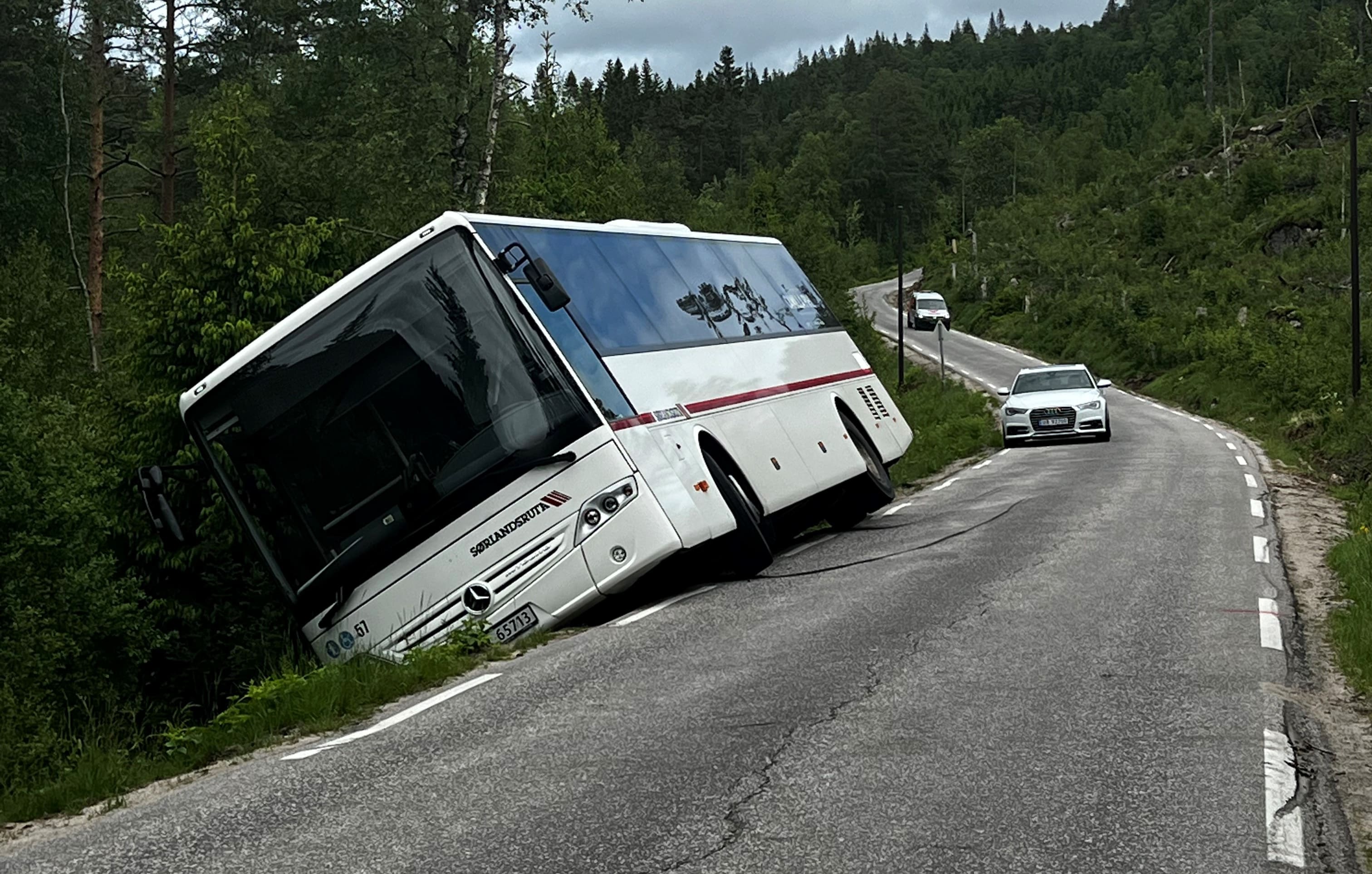 Rutebuss kjørte av veien - lister24.no