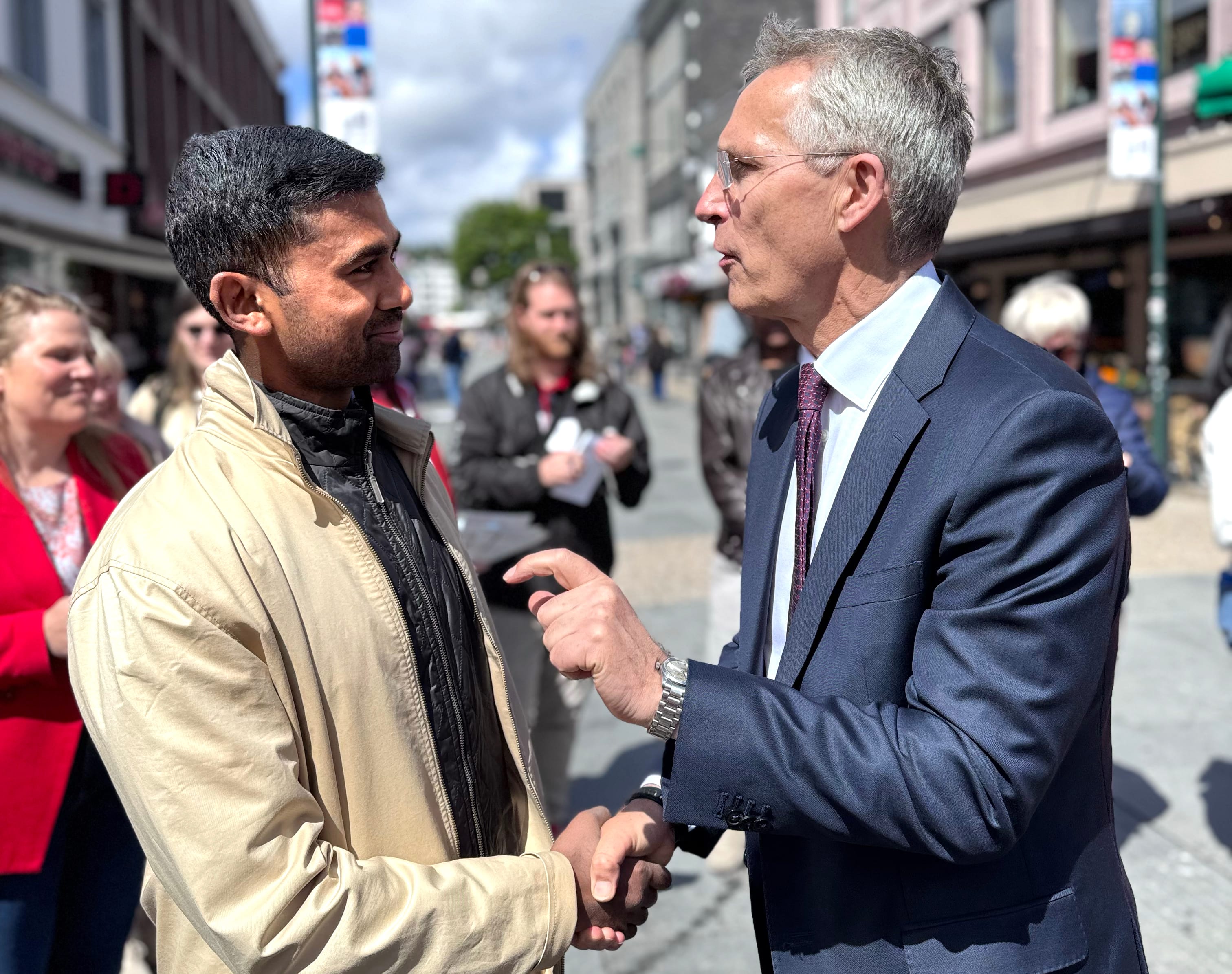Robin Hansson melder seg ut av SV - fvn.no