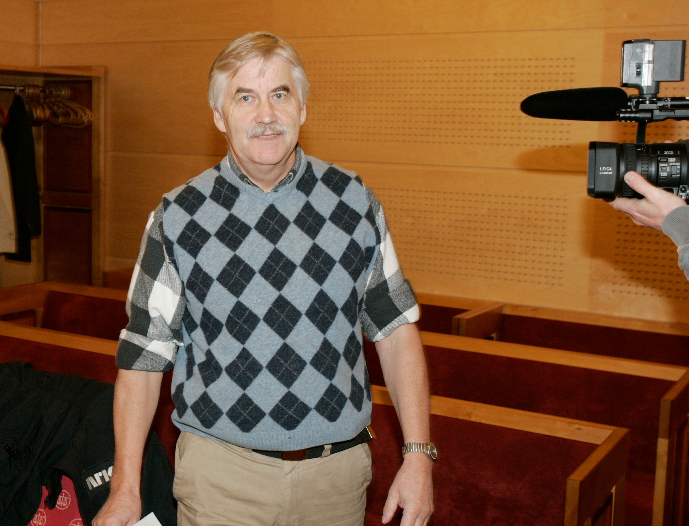 Tore Tvedt (80) dømt til fengsel for rasistiske e-poster, kan være den ...