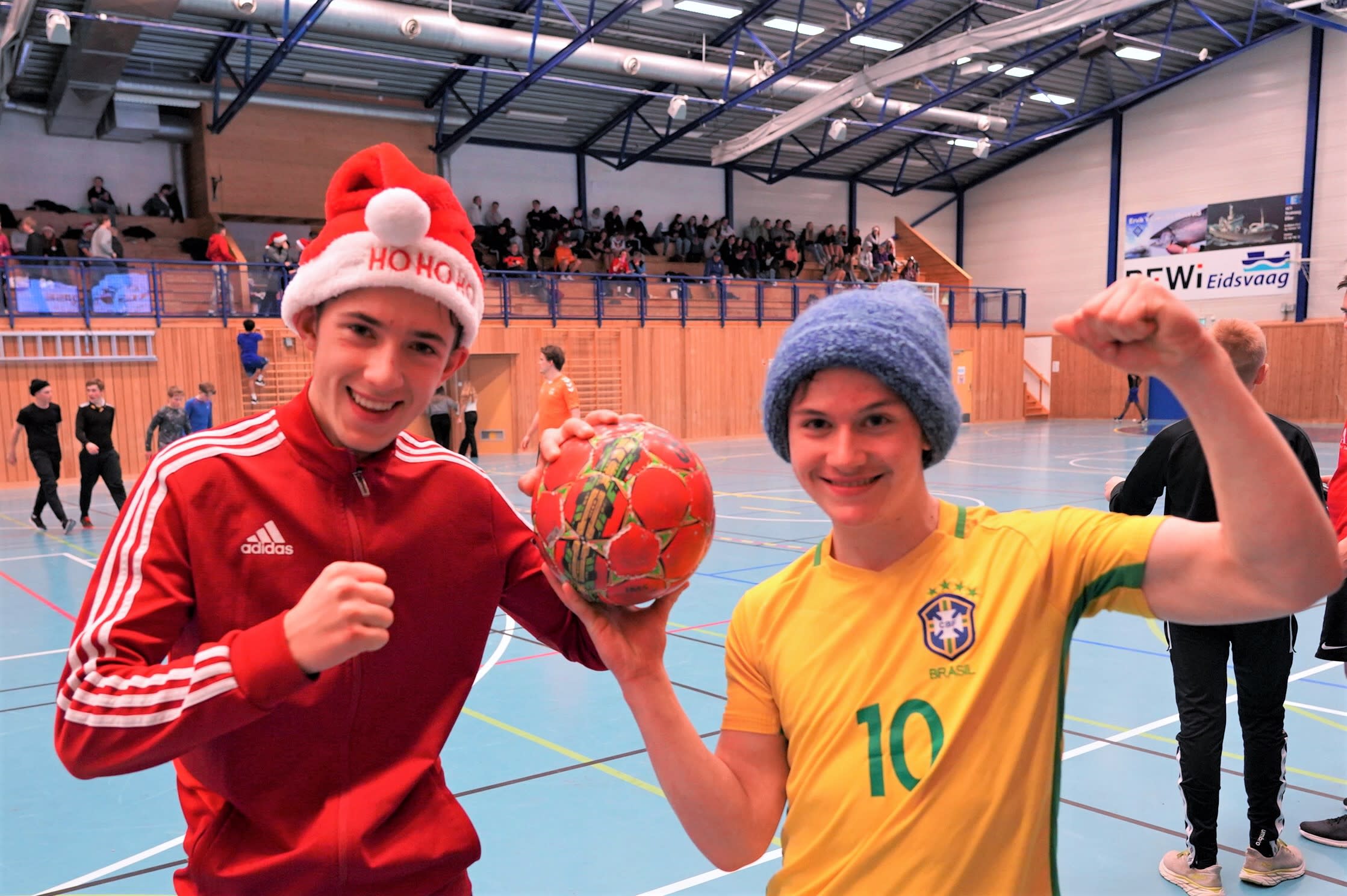 Julecup gir bra trening, samhold og show - avisafroya.no