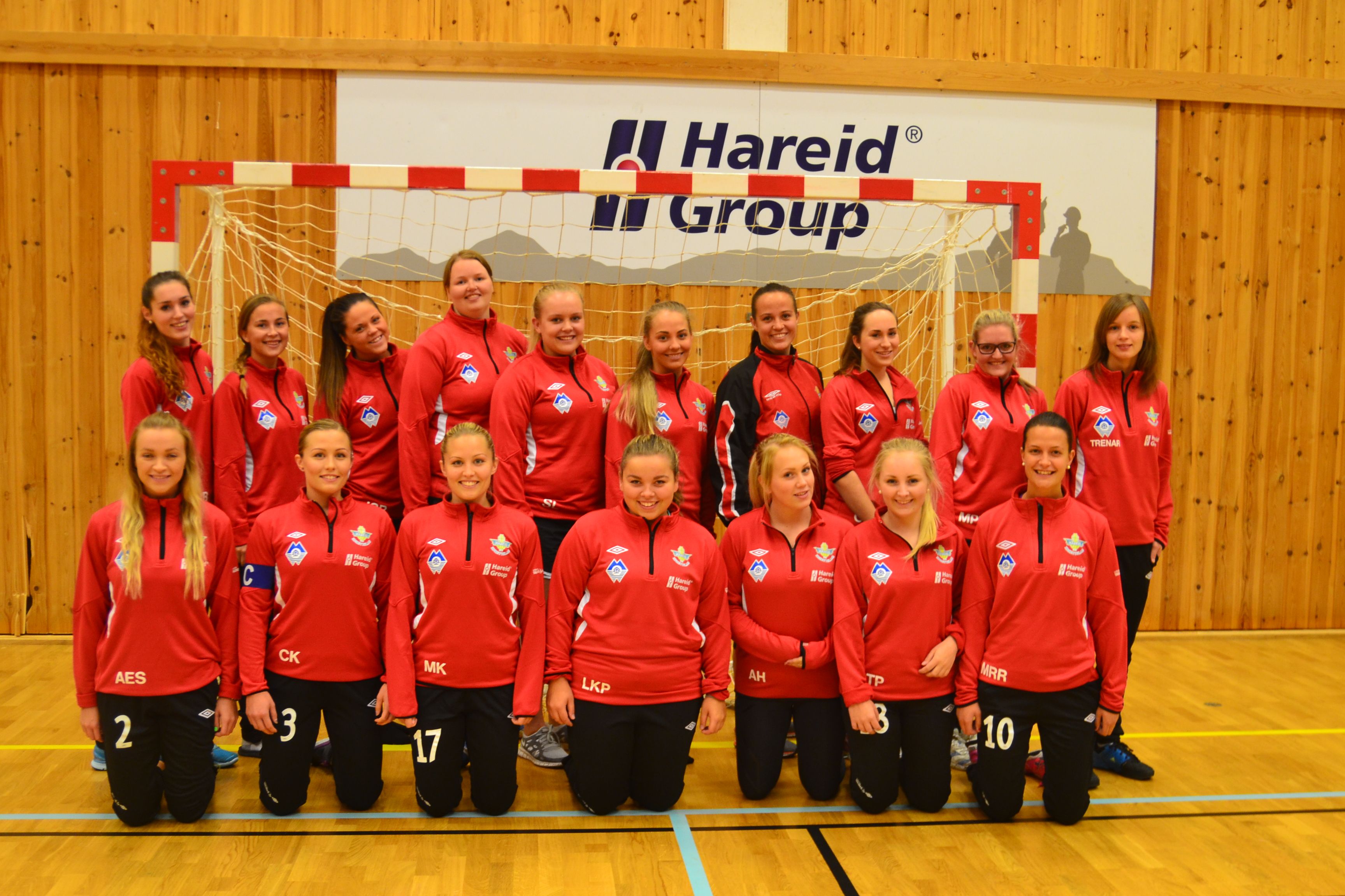 Første Hareid-damelag sidan 1986