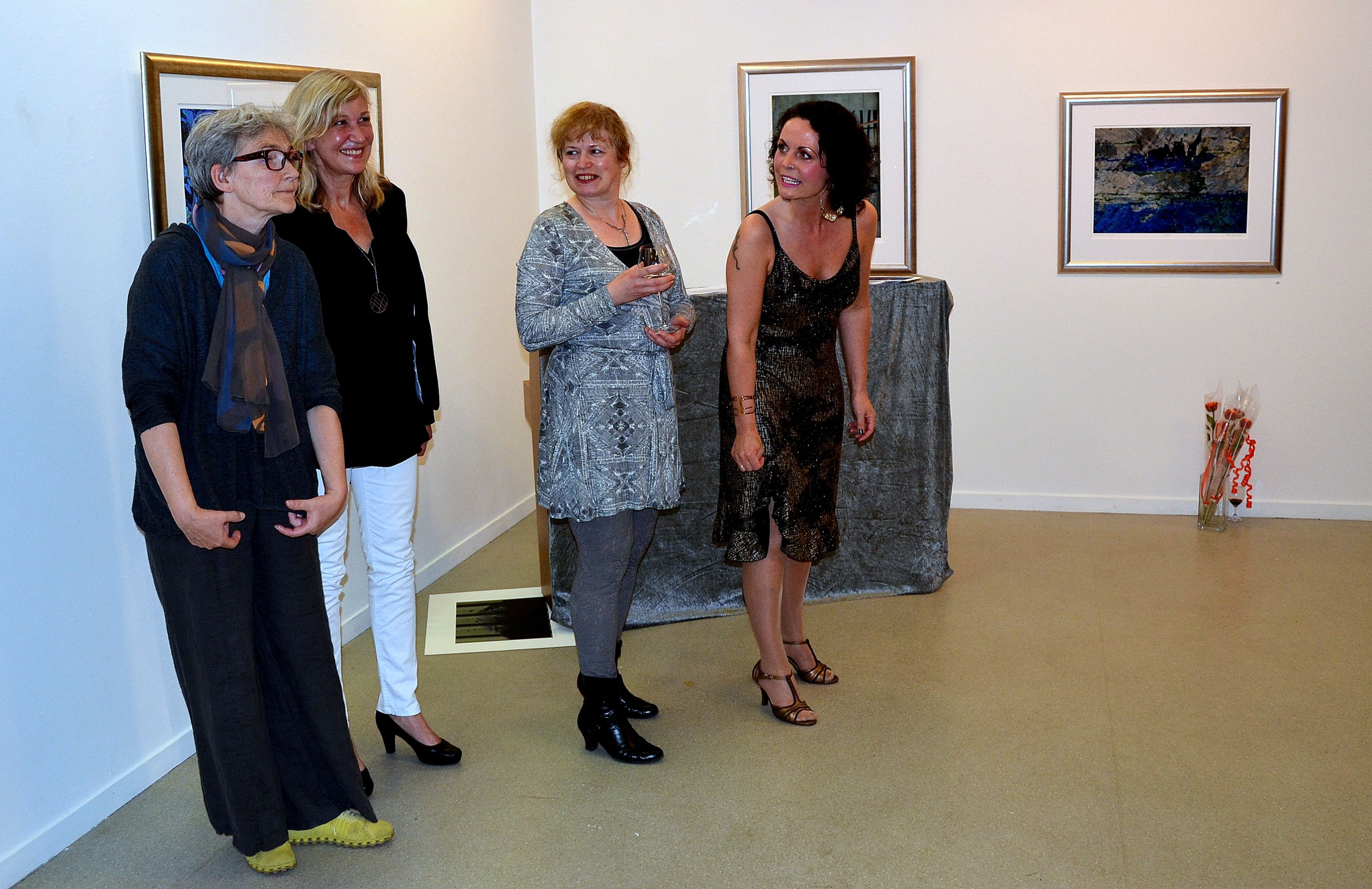 Kunstkritiker positiv - ht.no