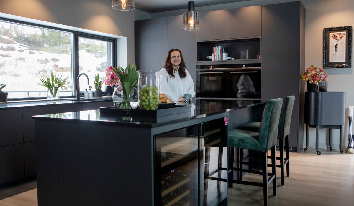 Bygget om gammelt hus i skogkanten: – Vi ville ha et hus som skilte seg ... Bygget om gammelt hus i skogkanten: – Vi ville ha et hus som skilte seg ...