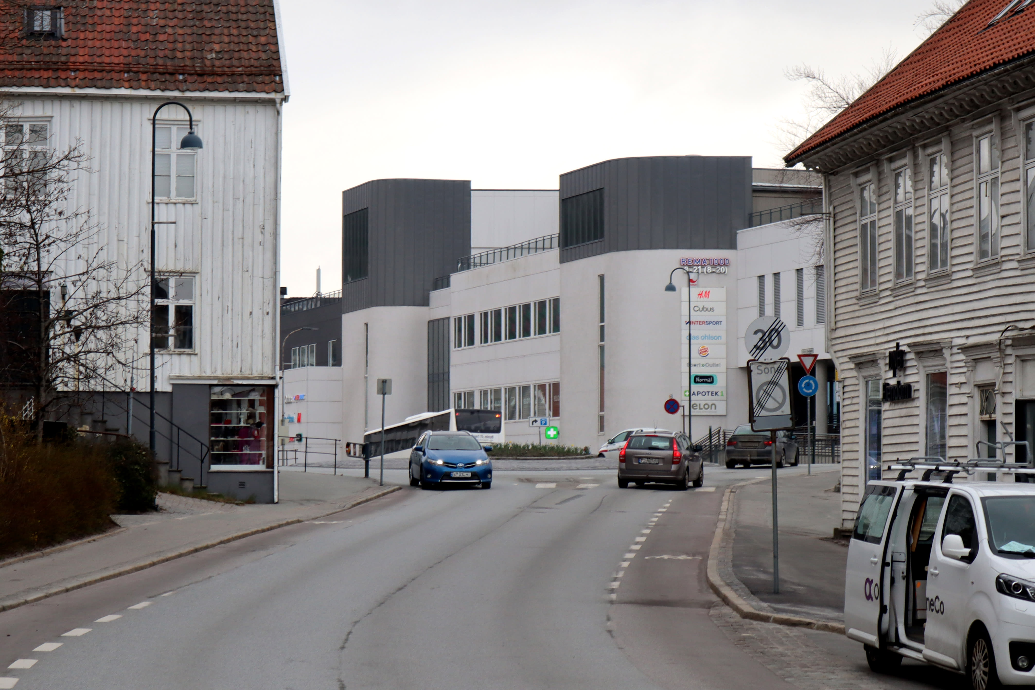 Ruskjørte i Mandal sentrum uten lappen - l-a.no