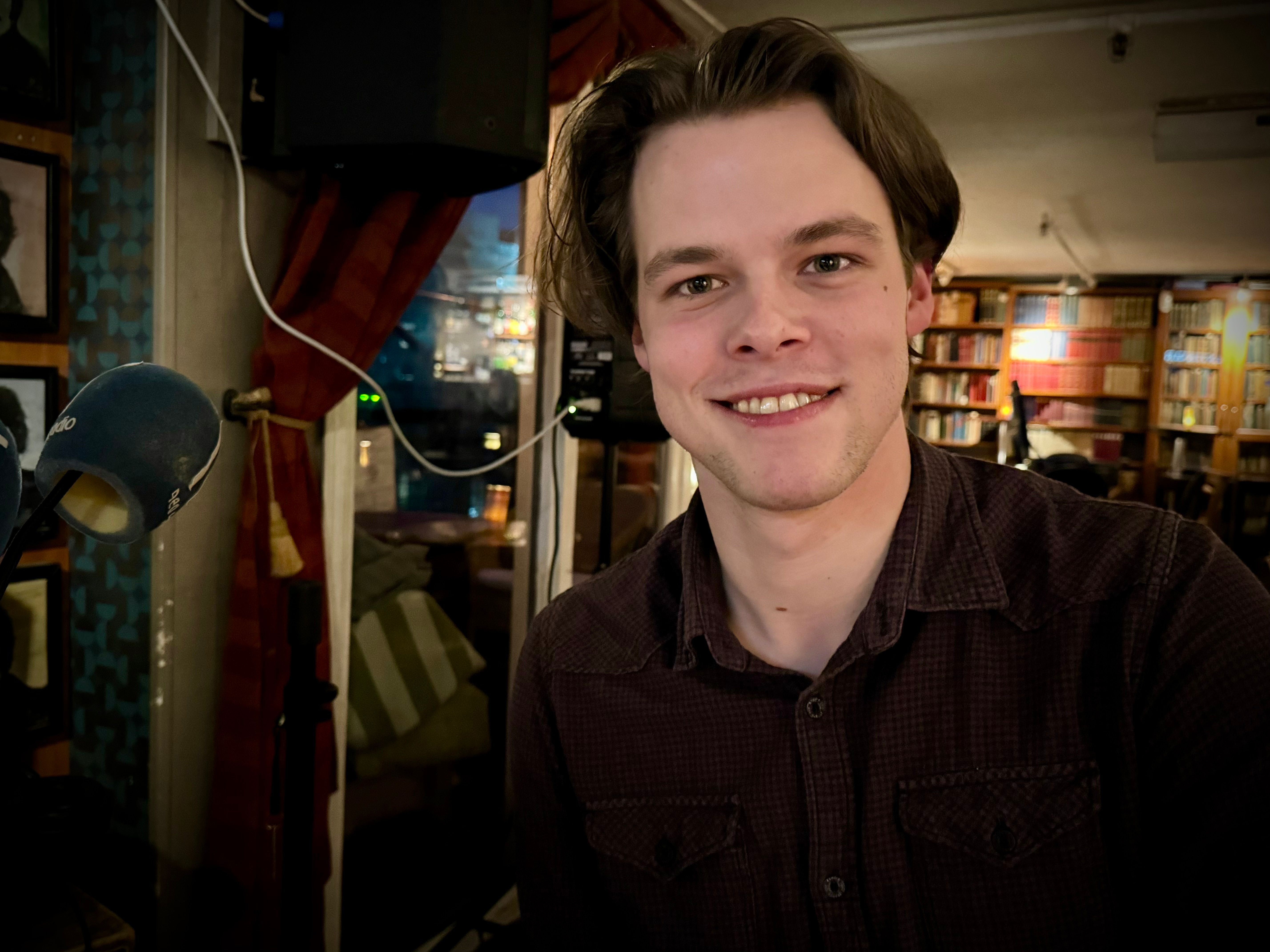 Et travelt år for Vetle: Fra Netflix-suksess til julealbum - nearadio.no