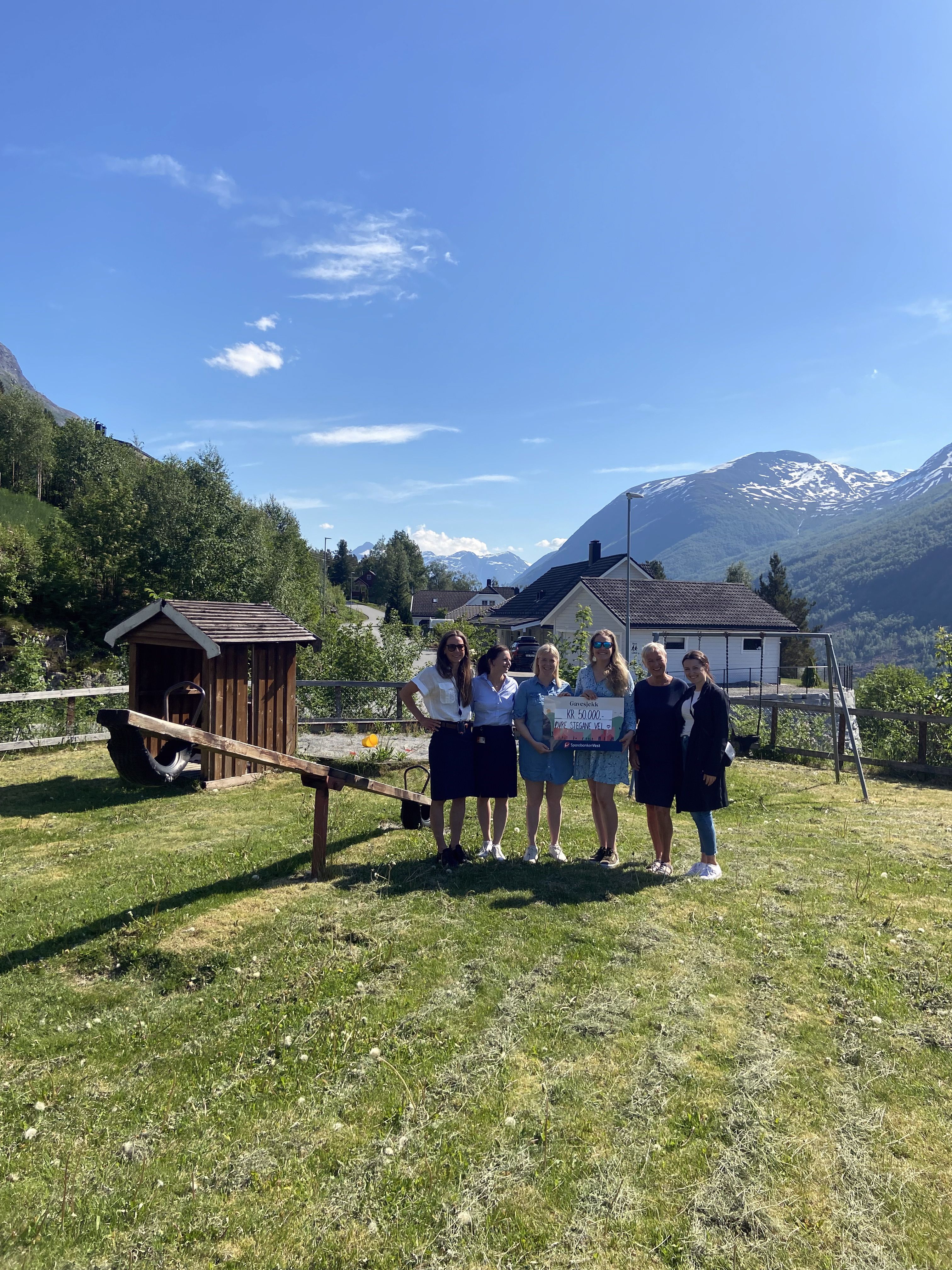Delte ut pengegåver til tre lokale tiltak - fjordingen.no