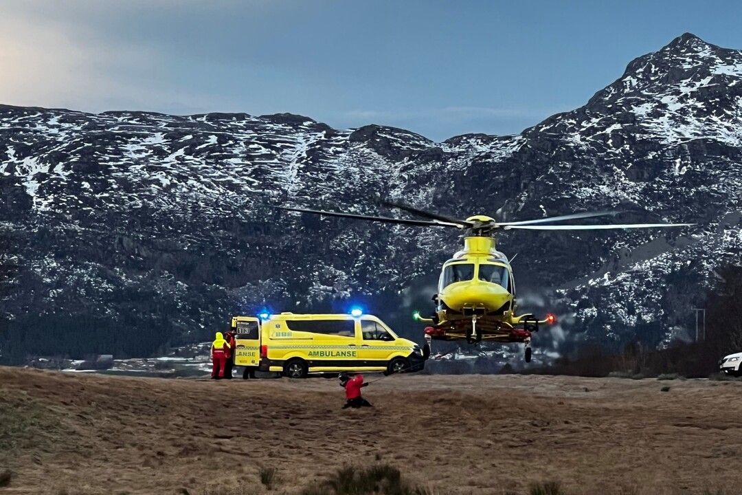 Røde Kors og luftambulanse løyste helseoppdrag - smp.no