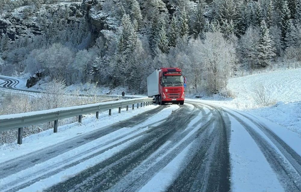 Overrasket av snø på veien - fosna-folket.no Overrasket av snø på veien - fosna-folket.no