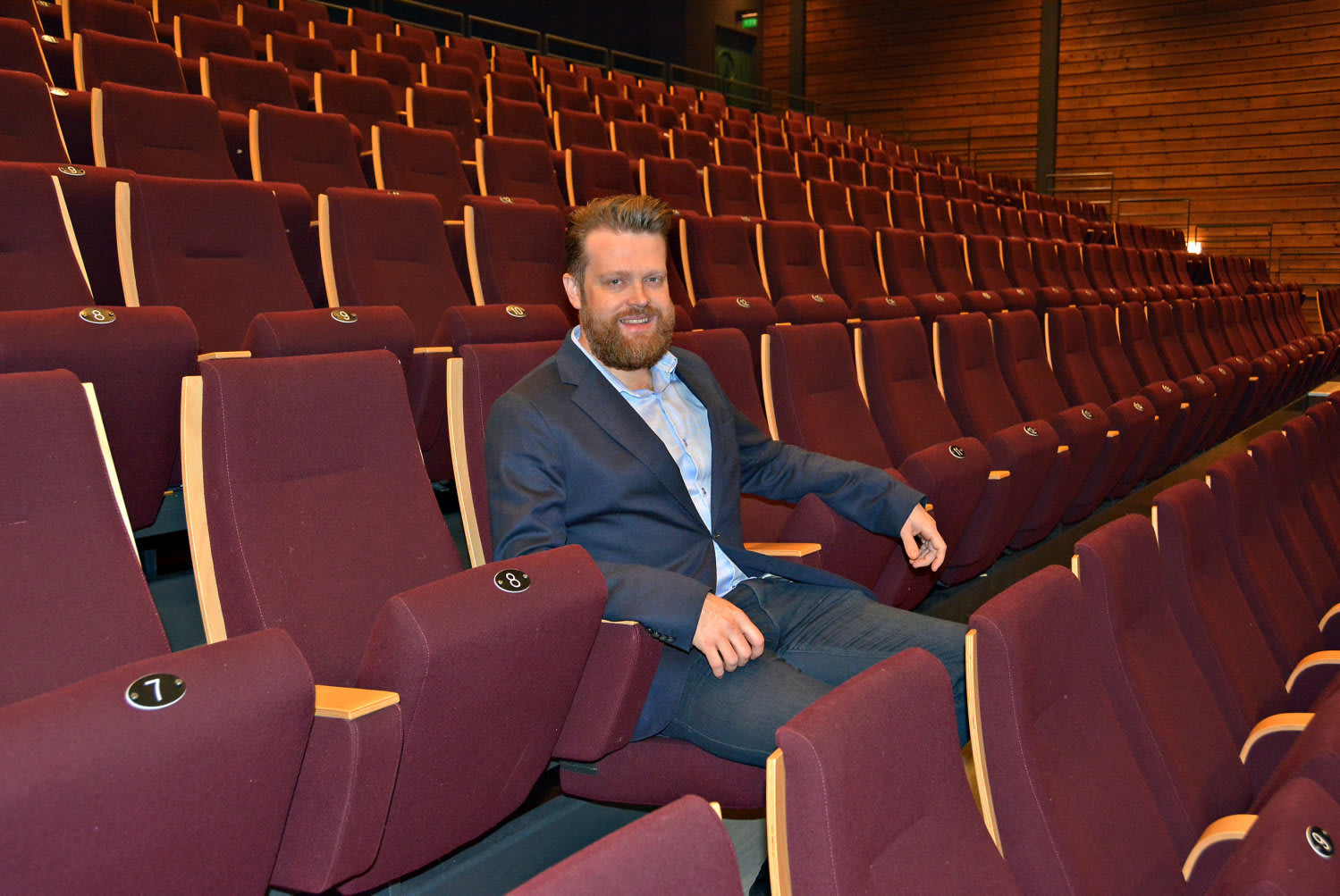 Vi vurderer aktiviteten i hallen frå dag til dag, i tett kontakt med ...