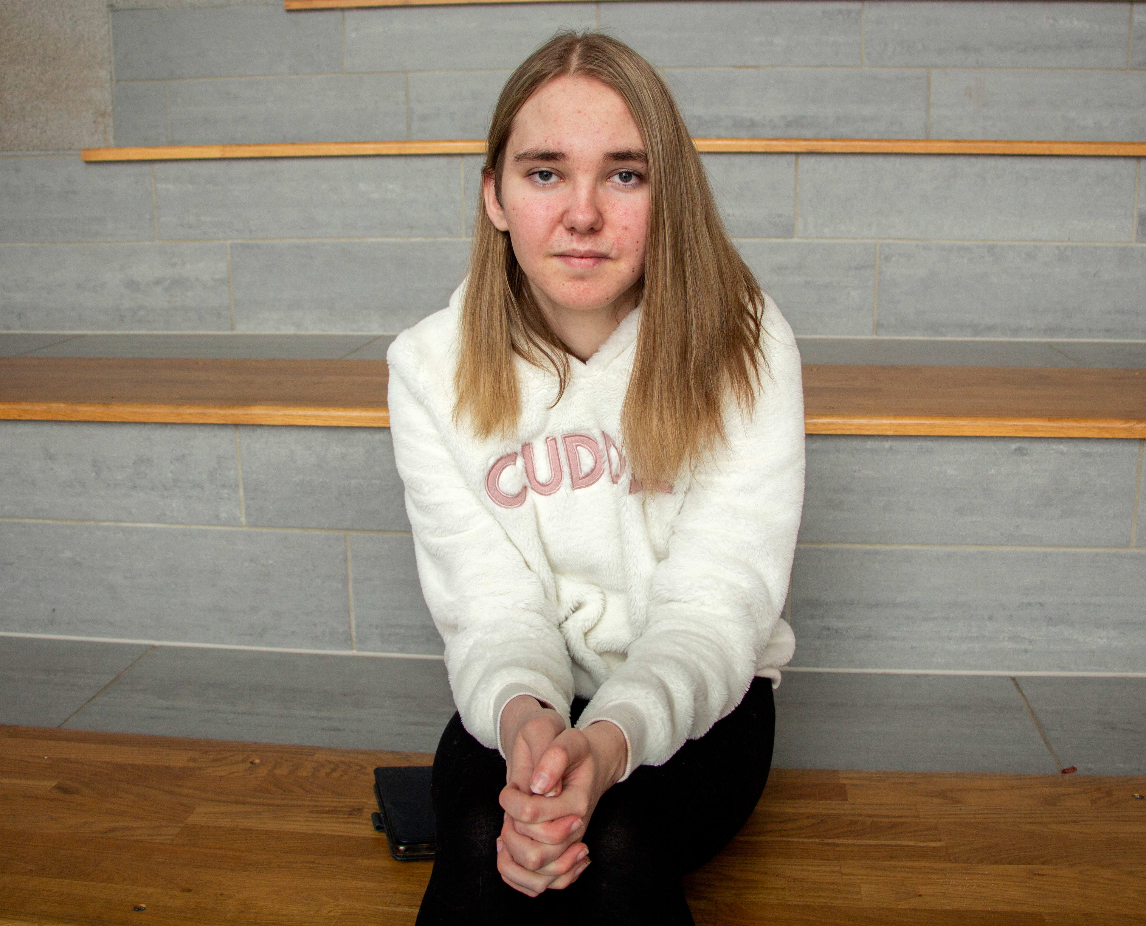 Johanne (17) får ikke eget rom og må sove på sovesal sammen med guttene ...