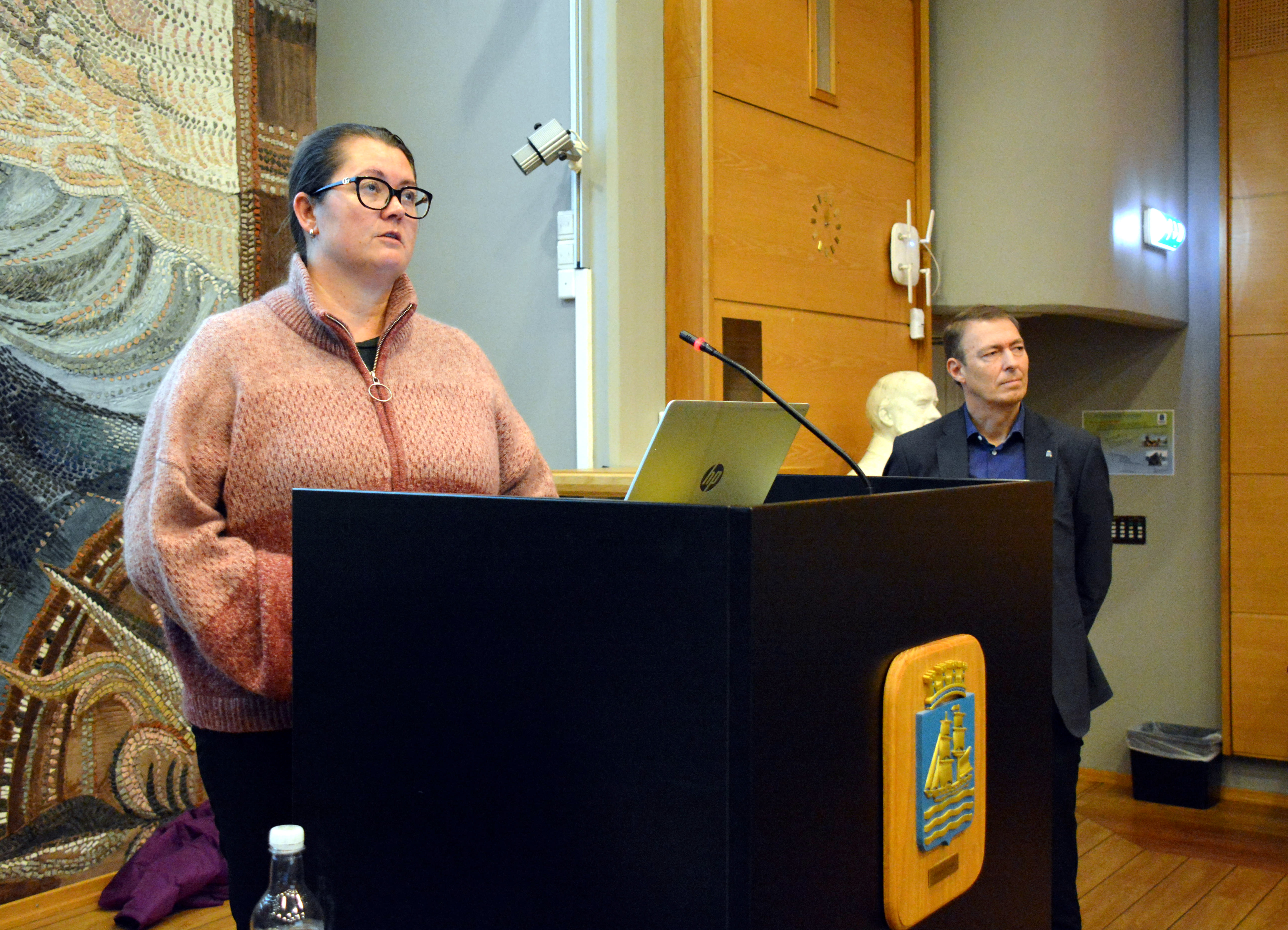 Skrur ned tempen i skoler, kontorer og idrettshaller - gat.no