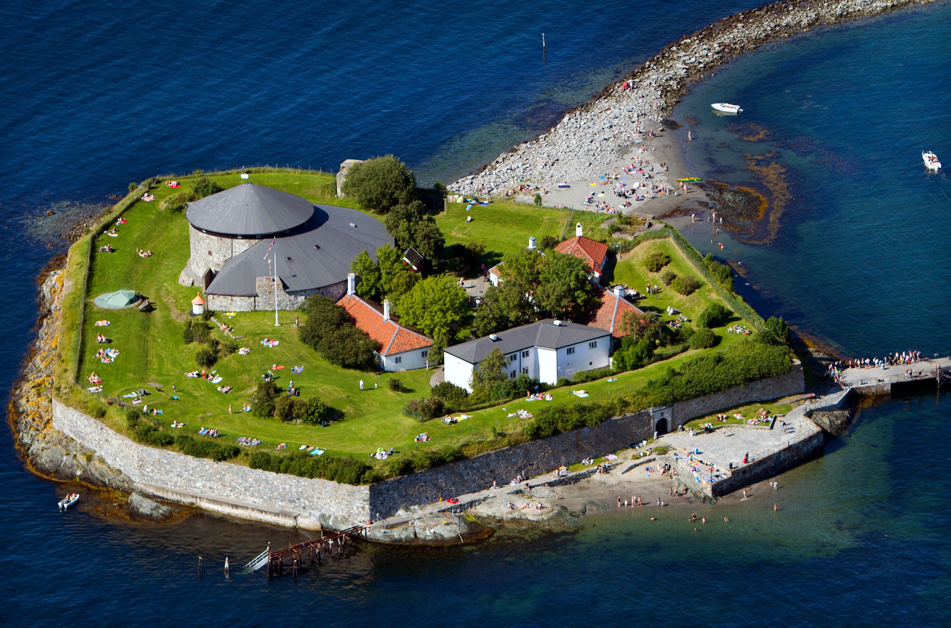 Høysesong til tross – kafeen på Munkholmen vil være stengt lenge ...