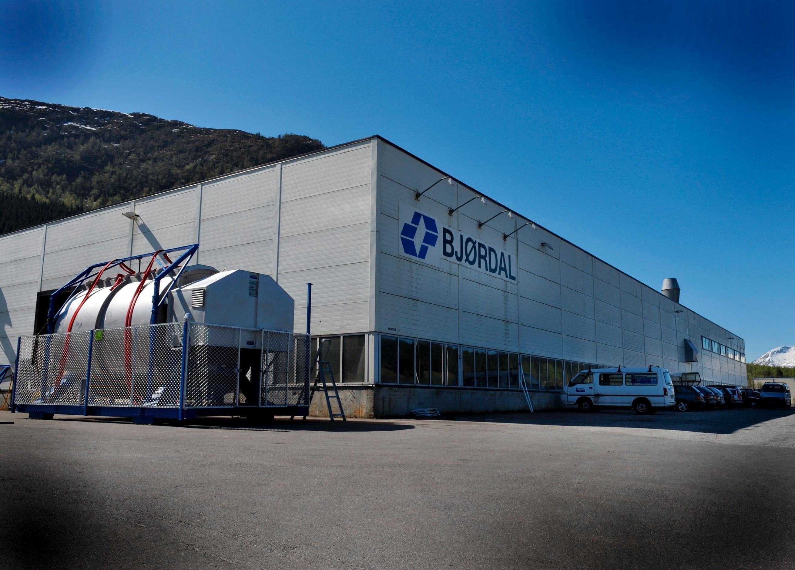 Skal levere komplett filetfabrikk - smp.no