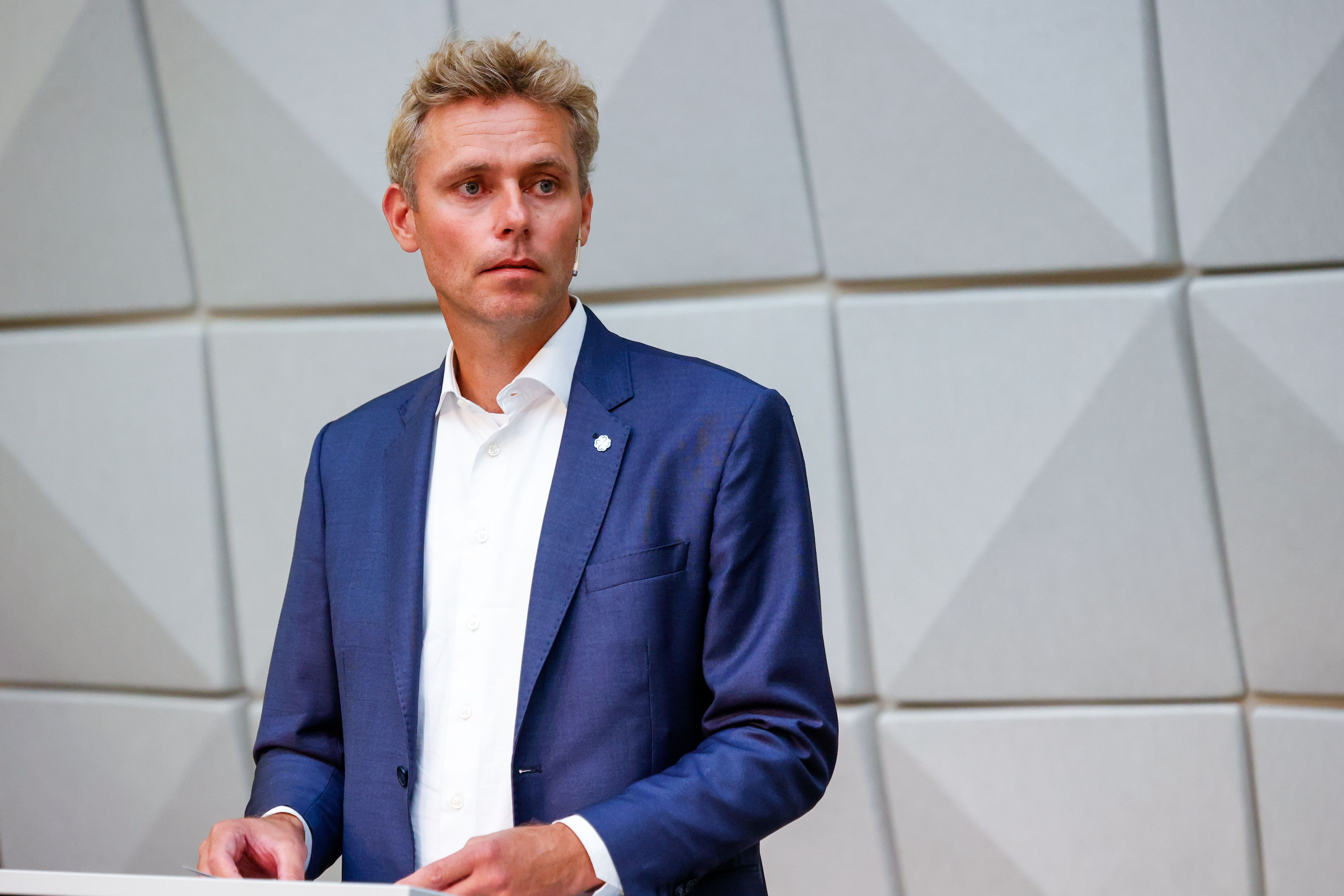 Regjeringen åpnet for mineraler på havbunnen. Ola Borten Moe eide ...