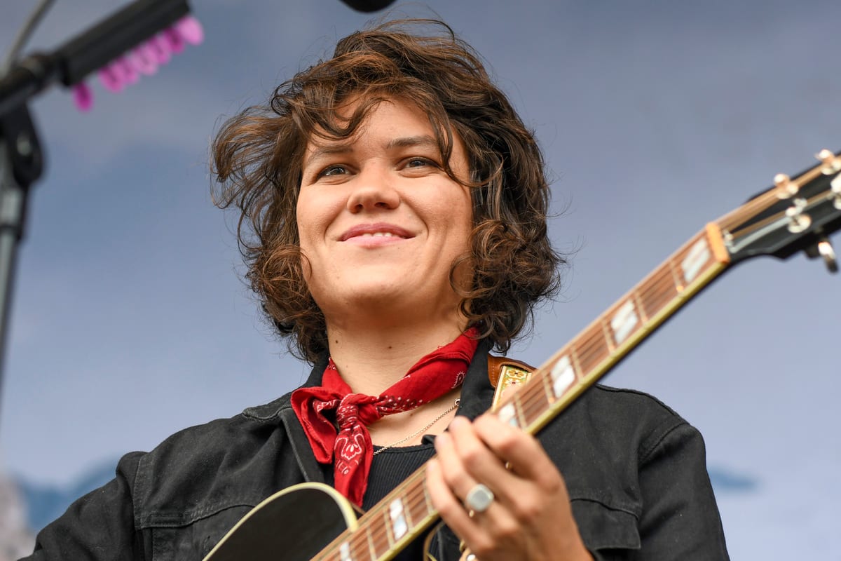 Fay sjarmerte eit vått Utkantpublikum - strilen.no