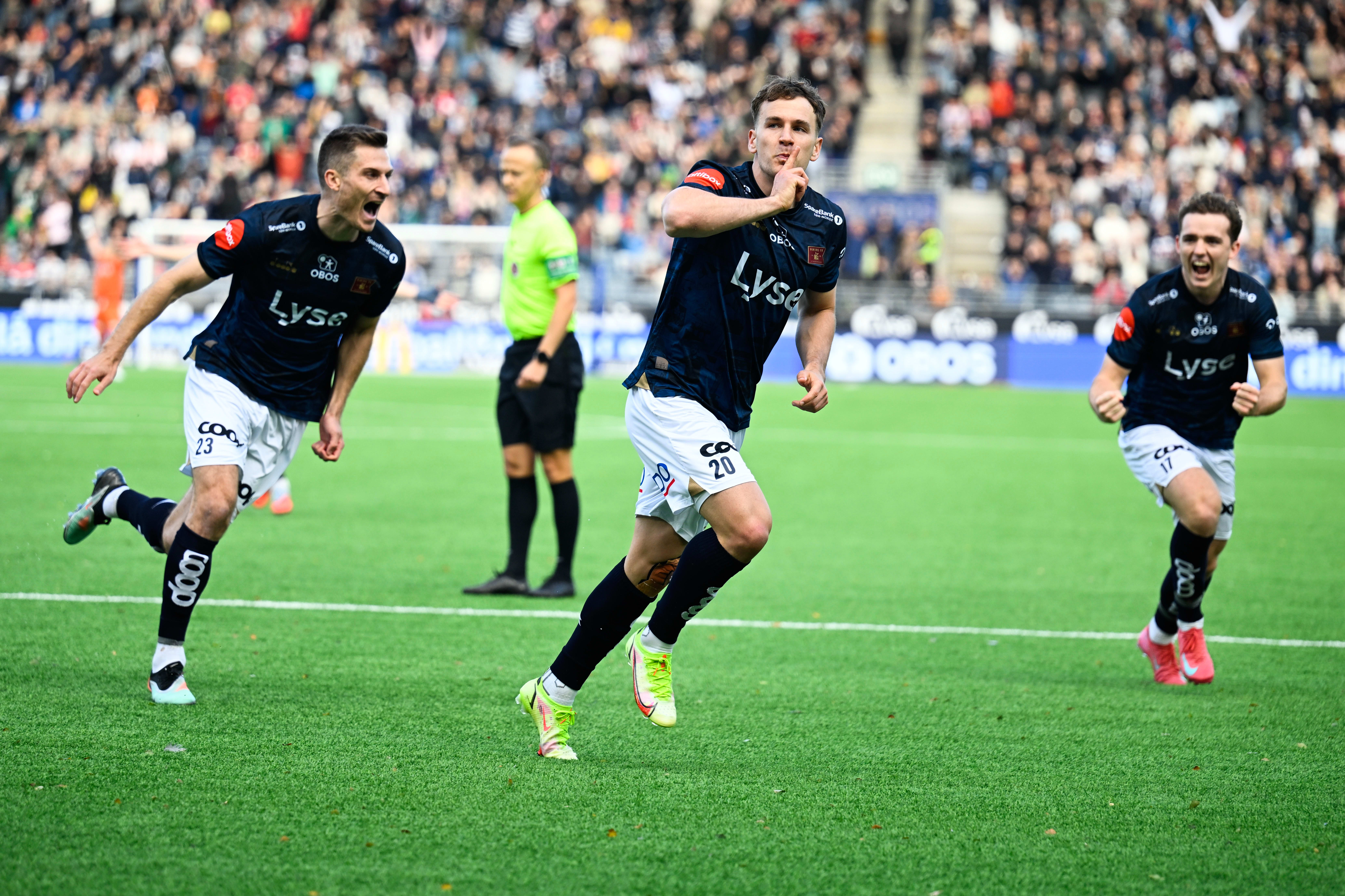 Viking med sterk 3-0-seier i toppoppgjøret mot Brann – beholder ...