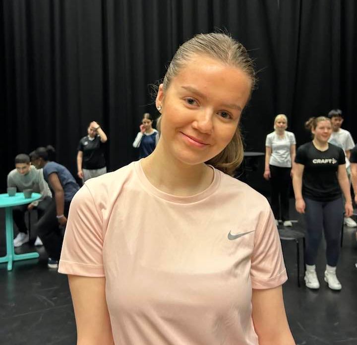 Sara avslører: – Er litt «klumsete og har ikke alt på stell ...