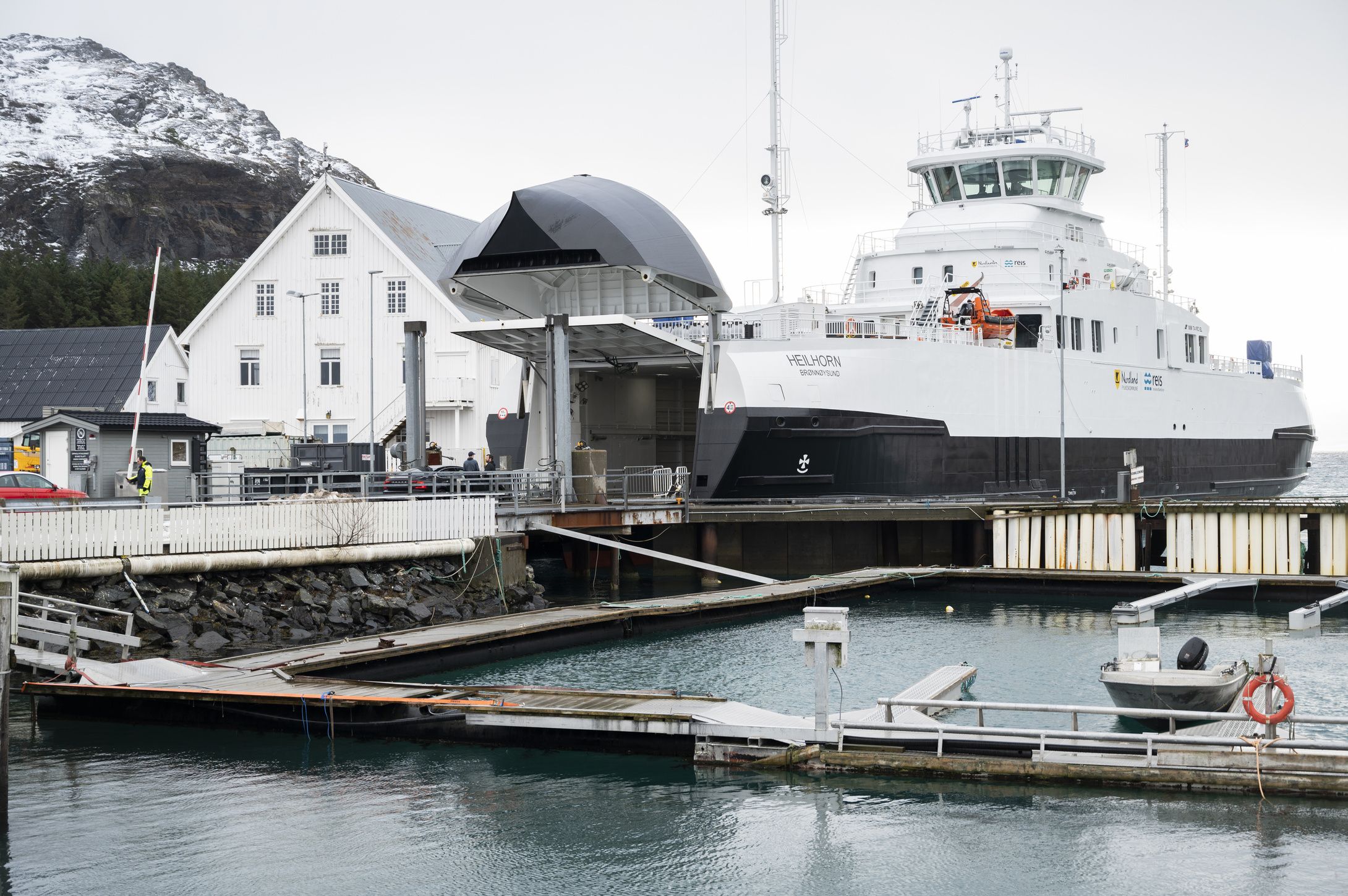 Utsatte avgang på ferje­samband - banett.no