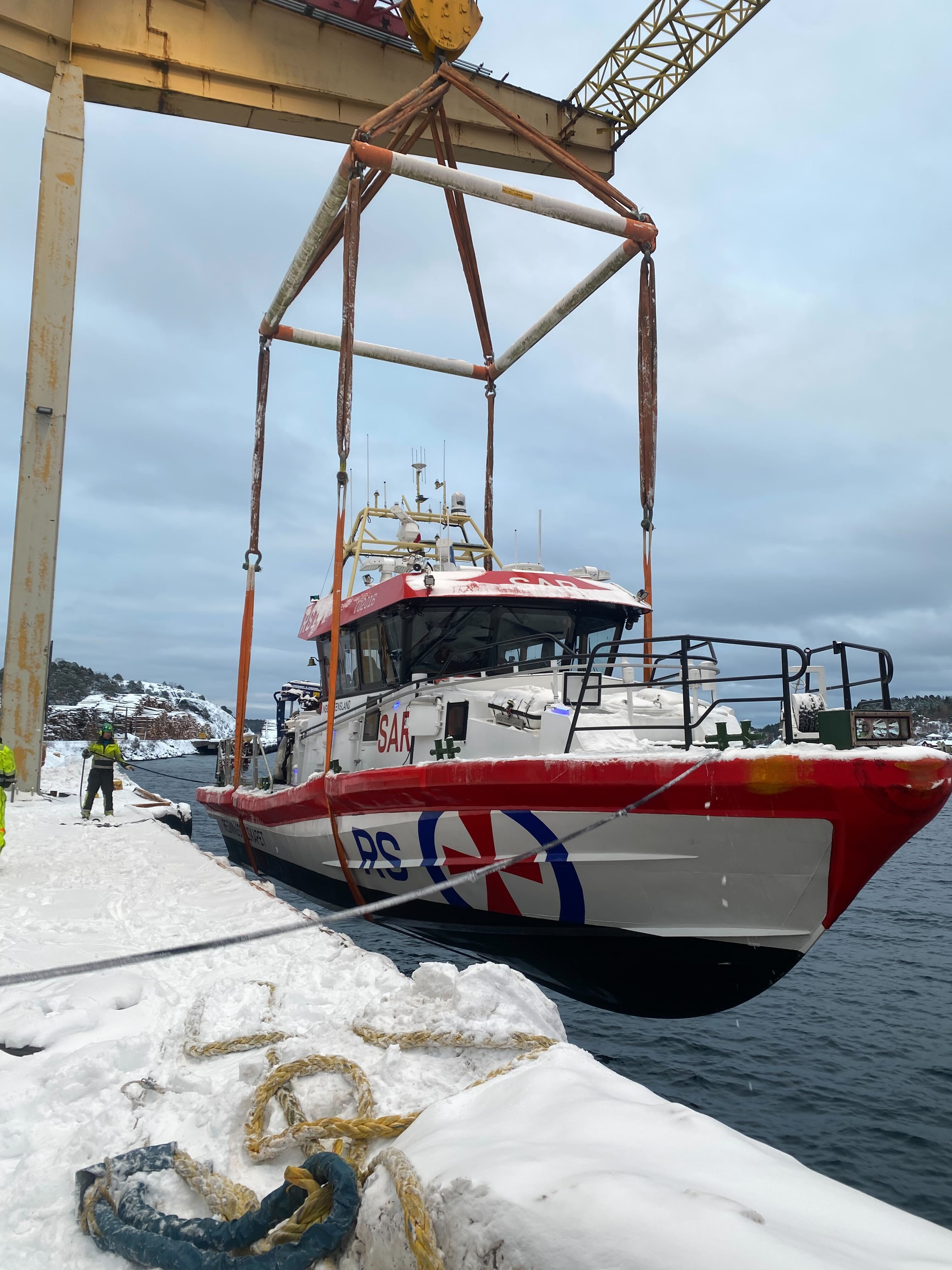 Satt ut av spill etter tau i propellen - agderposten.no