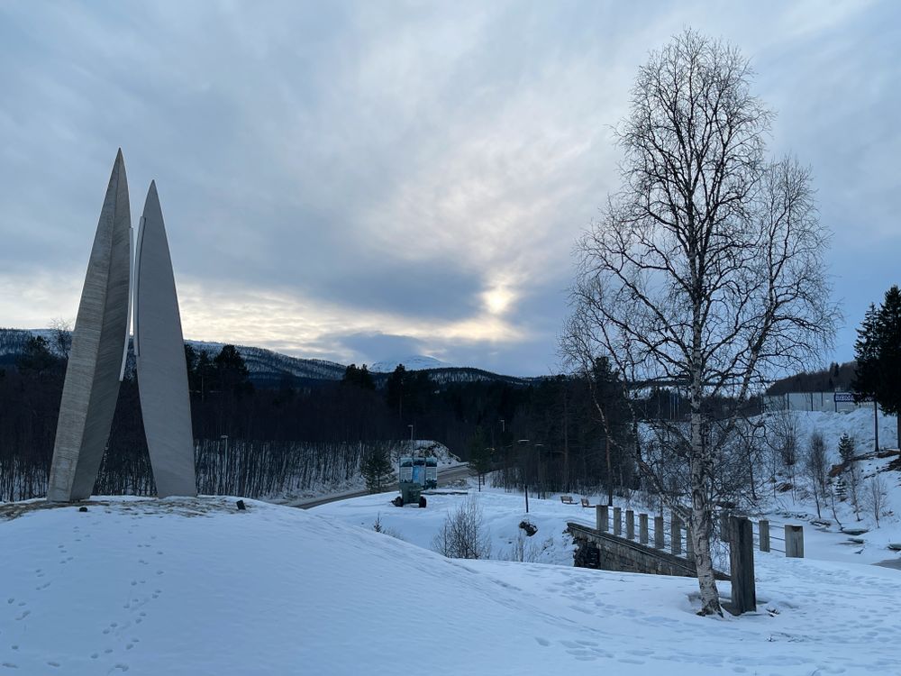 Nå skal bautaen fram i lyset etter å ha vært bortstuet i ni år: Her ... Nå skal bautaen fram i lyset etter å ha vært bortstuet i ni år: Her ...