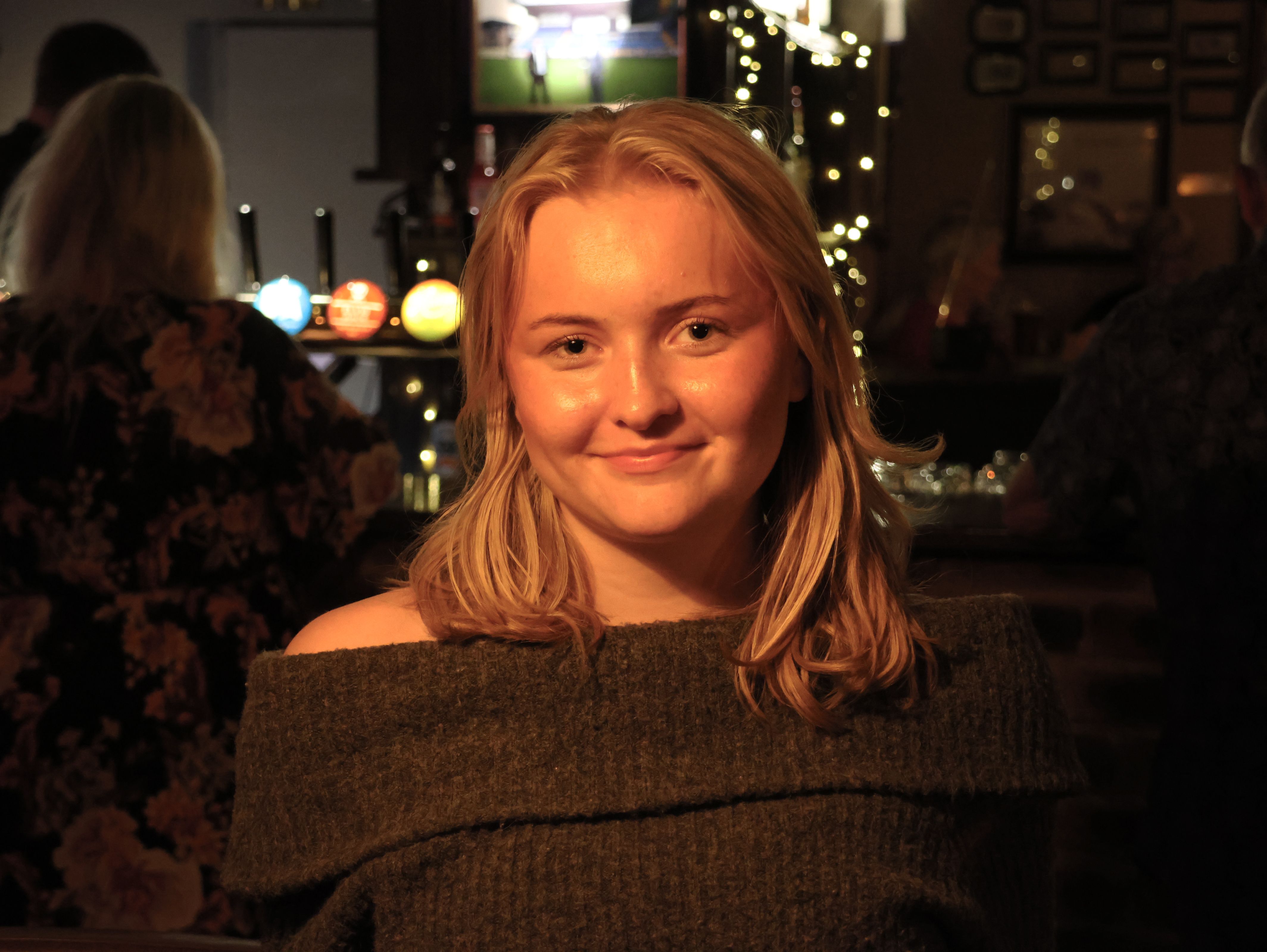 Nora (16) og ungdommen jubla på Ap-valvaken: - Åh, det er så lettande ...