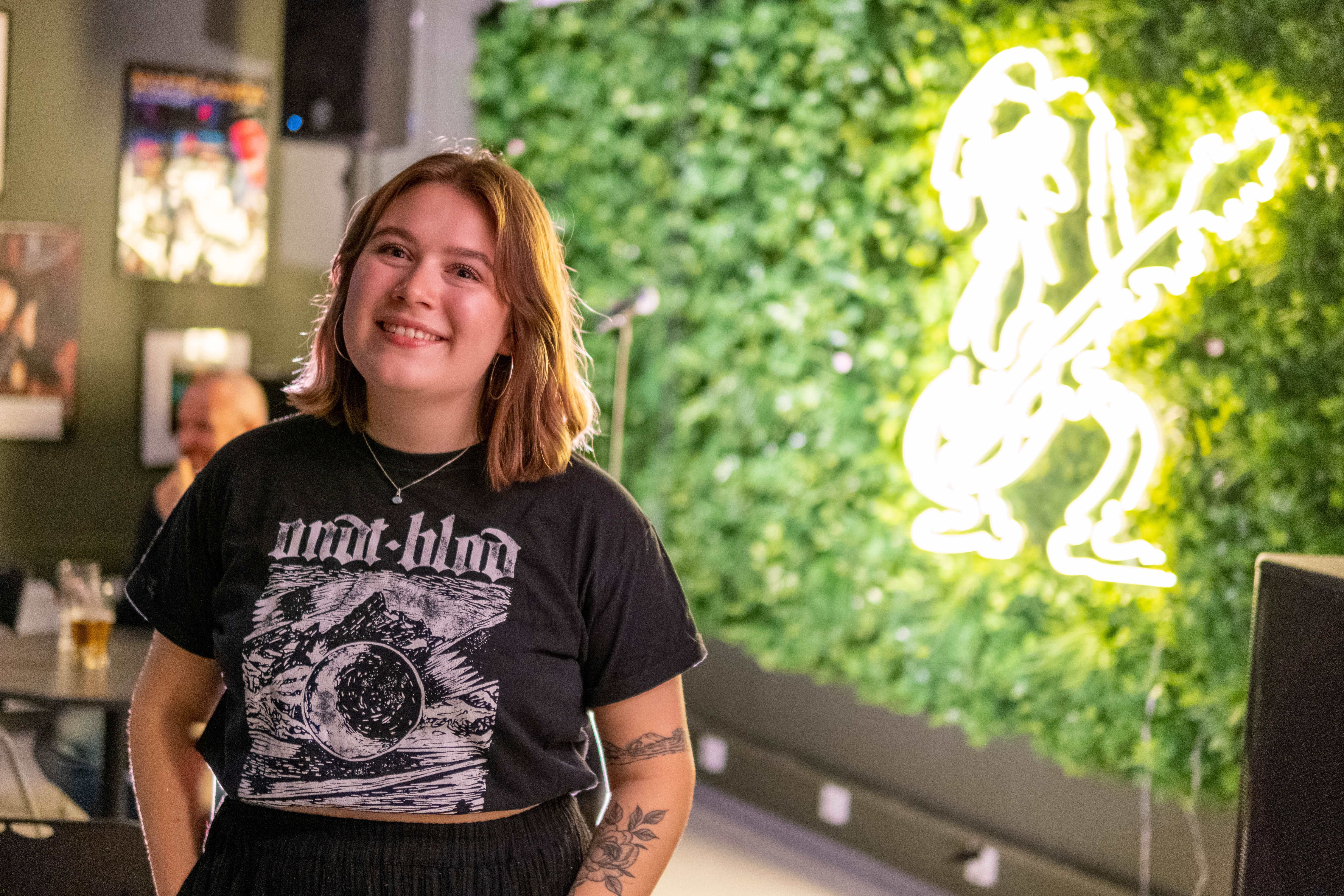 Elisabeth (21) tok lederjobben på strak arm: – Egentlig føler jeg at ...