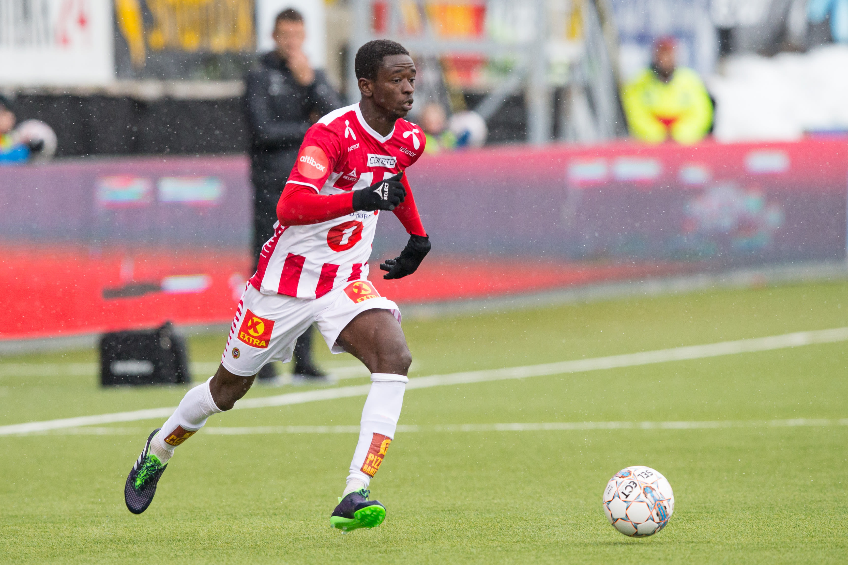 TIL terminerte kontrakten hans. Nå drar Samb rett «hjem» til kona i ...