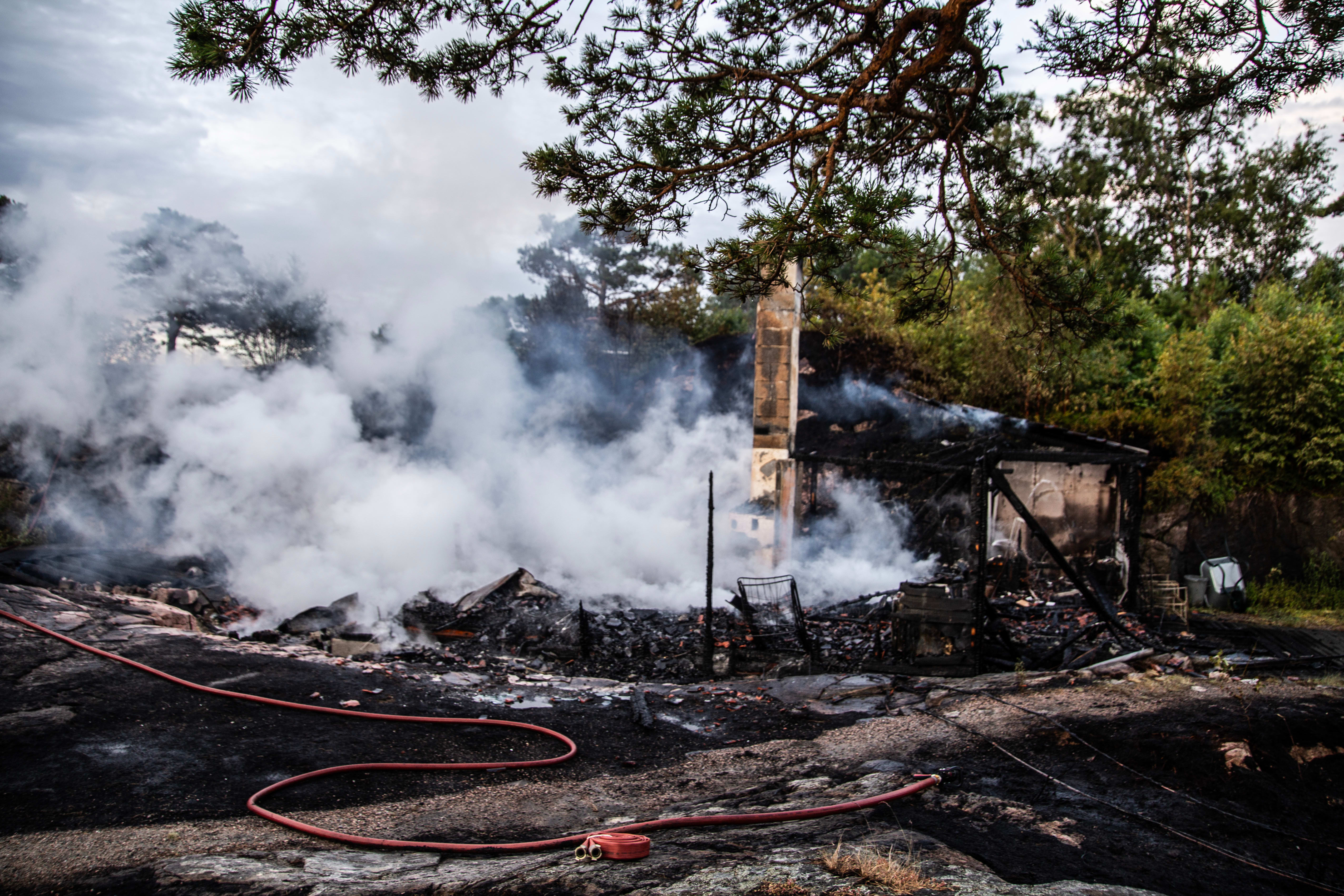 3 people hospitalized after cabin fire in Christiansand