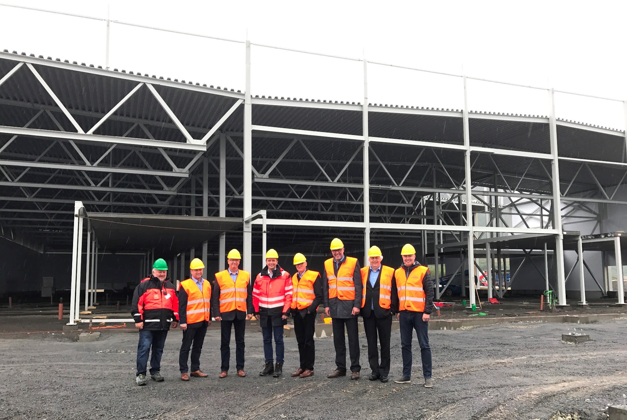 Bygger høyteknologisk lakseslakteri - smp.no