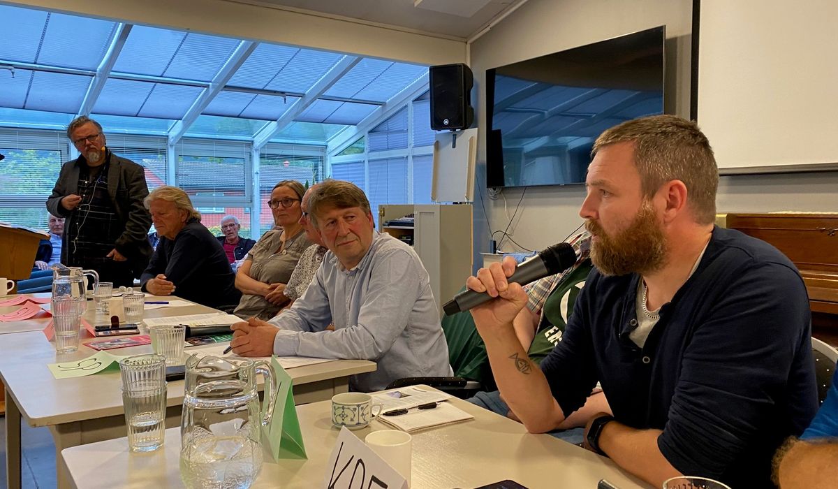 Et oppvakt og kritisk publikum møtte politikerne til debatt - driva.no Et oppvakt og kritisk publikum møtte politikerne til debatt - driva.no