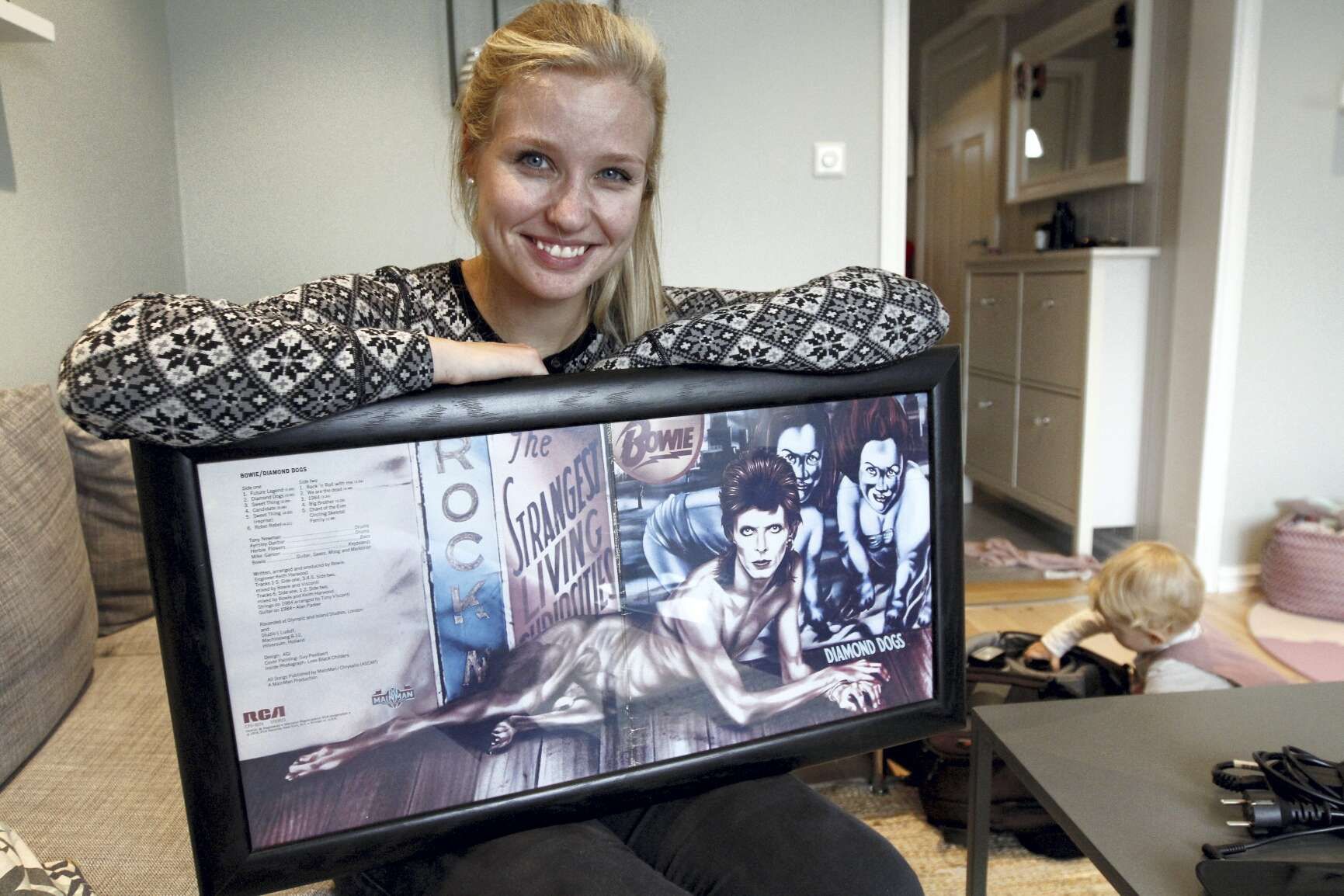 Anne-Malin (28) selger farens enorme Bowie-samling - varden.no