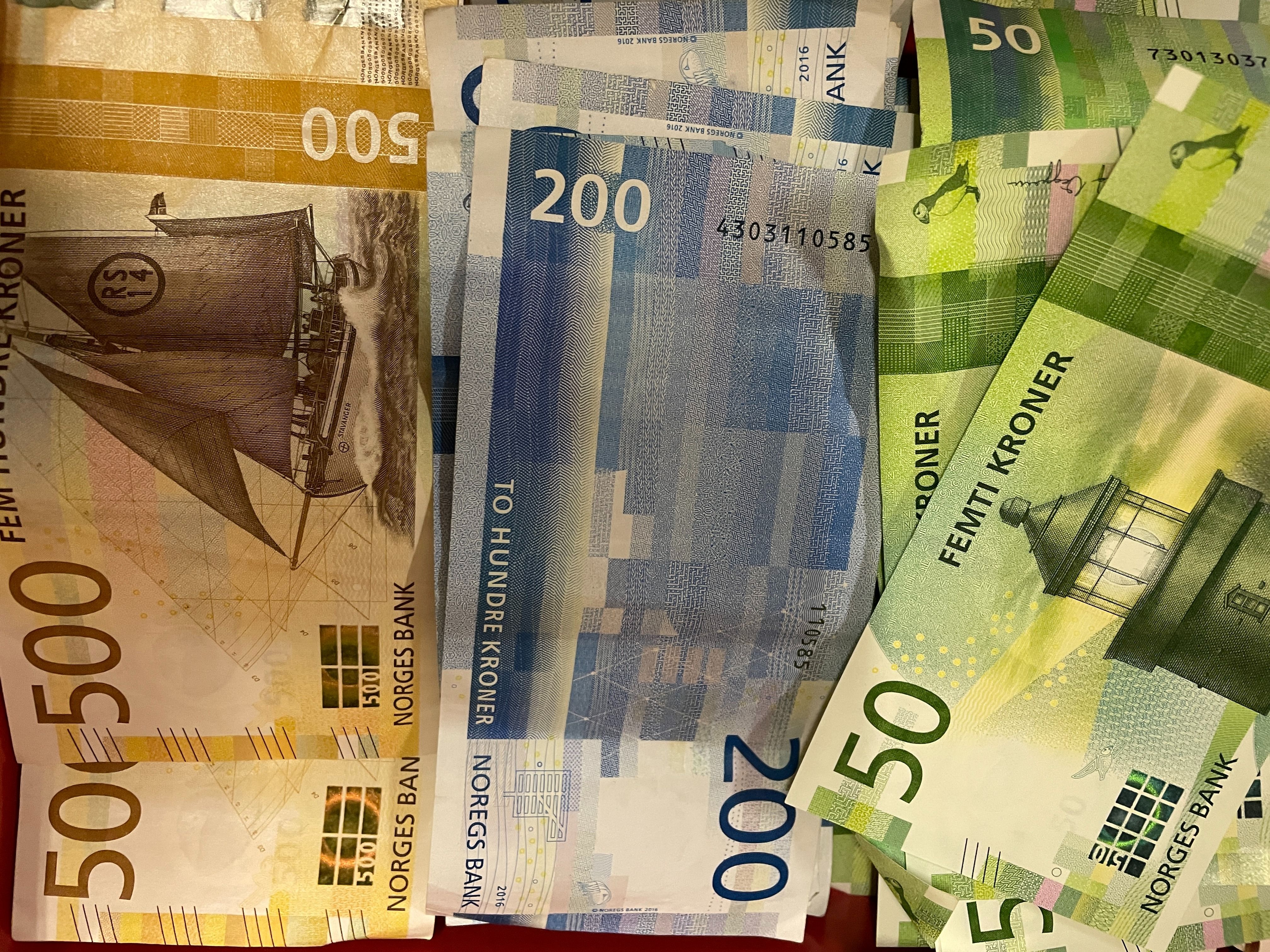 Ein gjennomsnittsfamilie kan få 3000 kroner mindre i månaden neste år ...