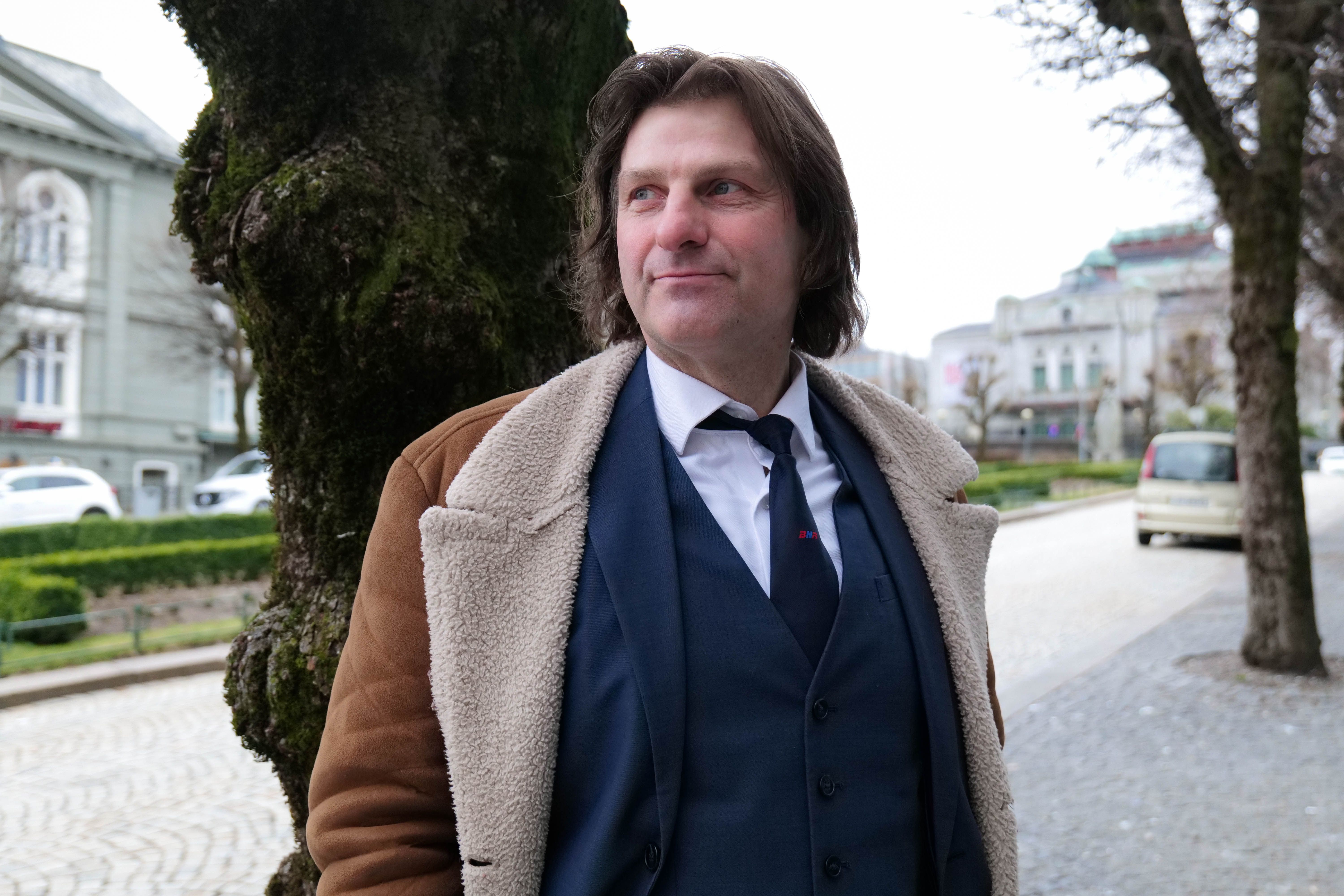 Claus med nytt show på «jubileumsscene» - strilen.no