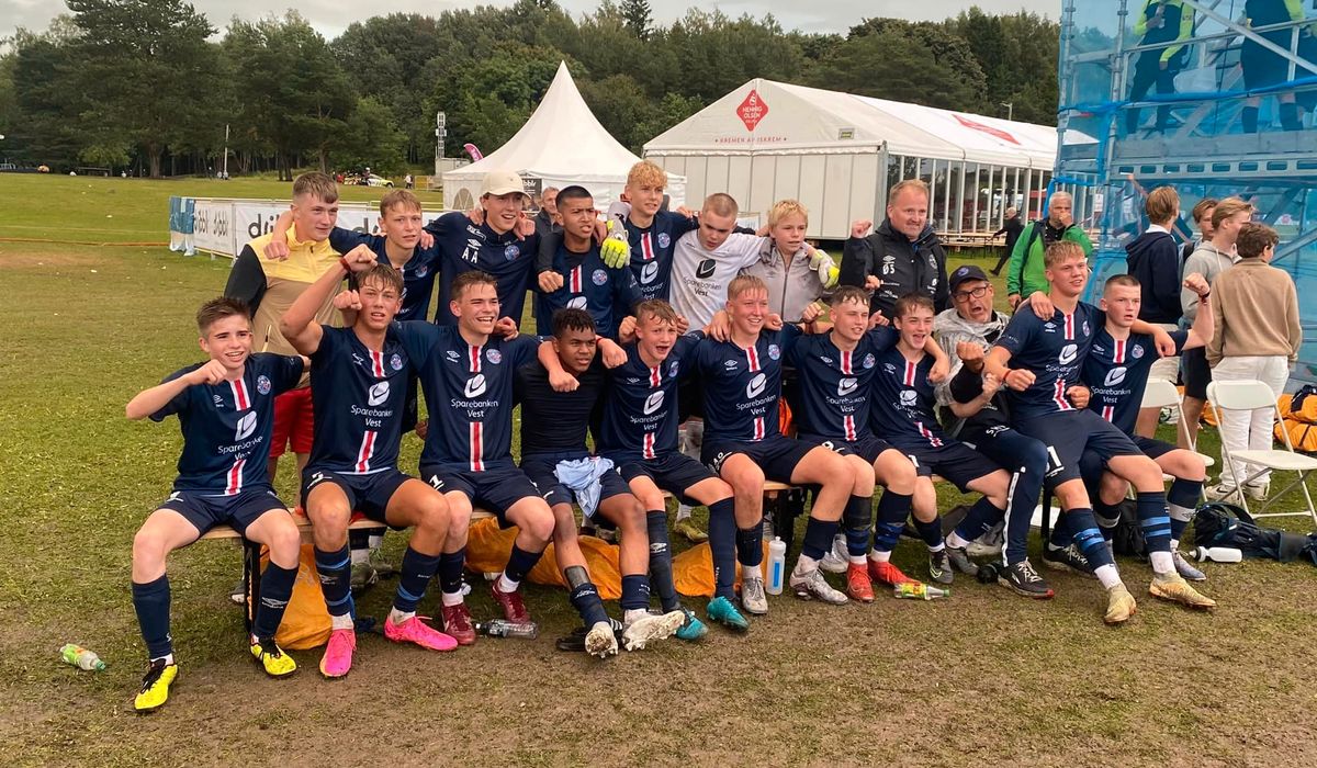 Fekk du ikkje med deg alt frå fotballfesten? Her får du eit ... Fekk du ikkje med deg alt frå fotballfesten? Her får du eit ...
