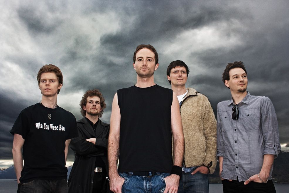 Harsk med debutalbum - rbnett.no